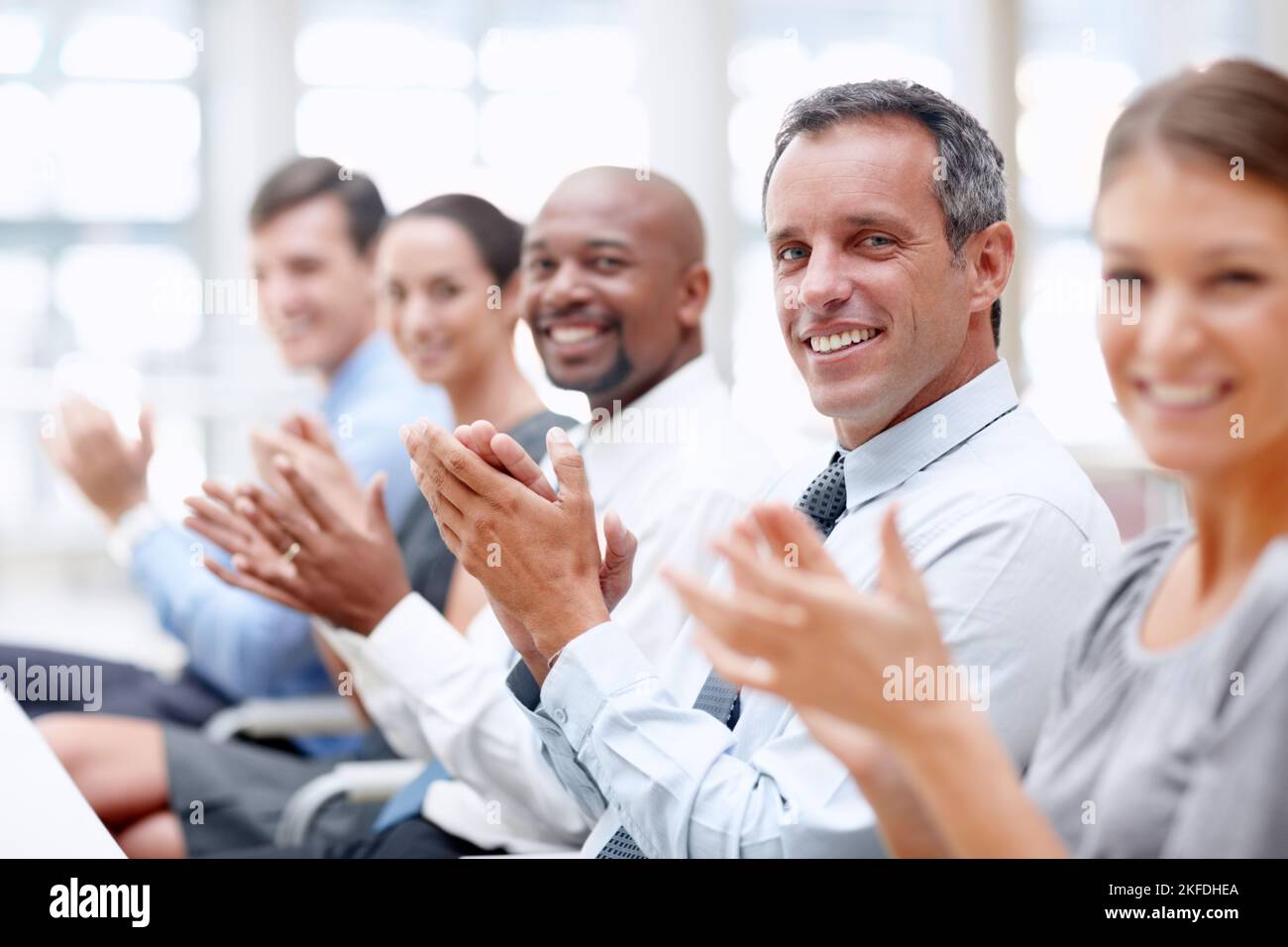 Applaud hi-res stock photography and images - Alamy