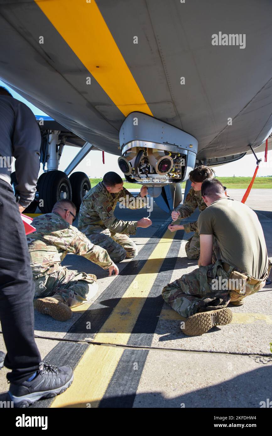 Guardsmen with the Pennsylvania, Ohio, Michigan, Wisconsin and Main Air ...