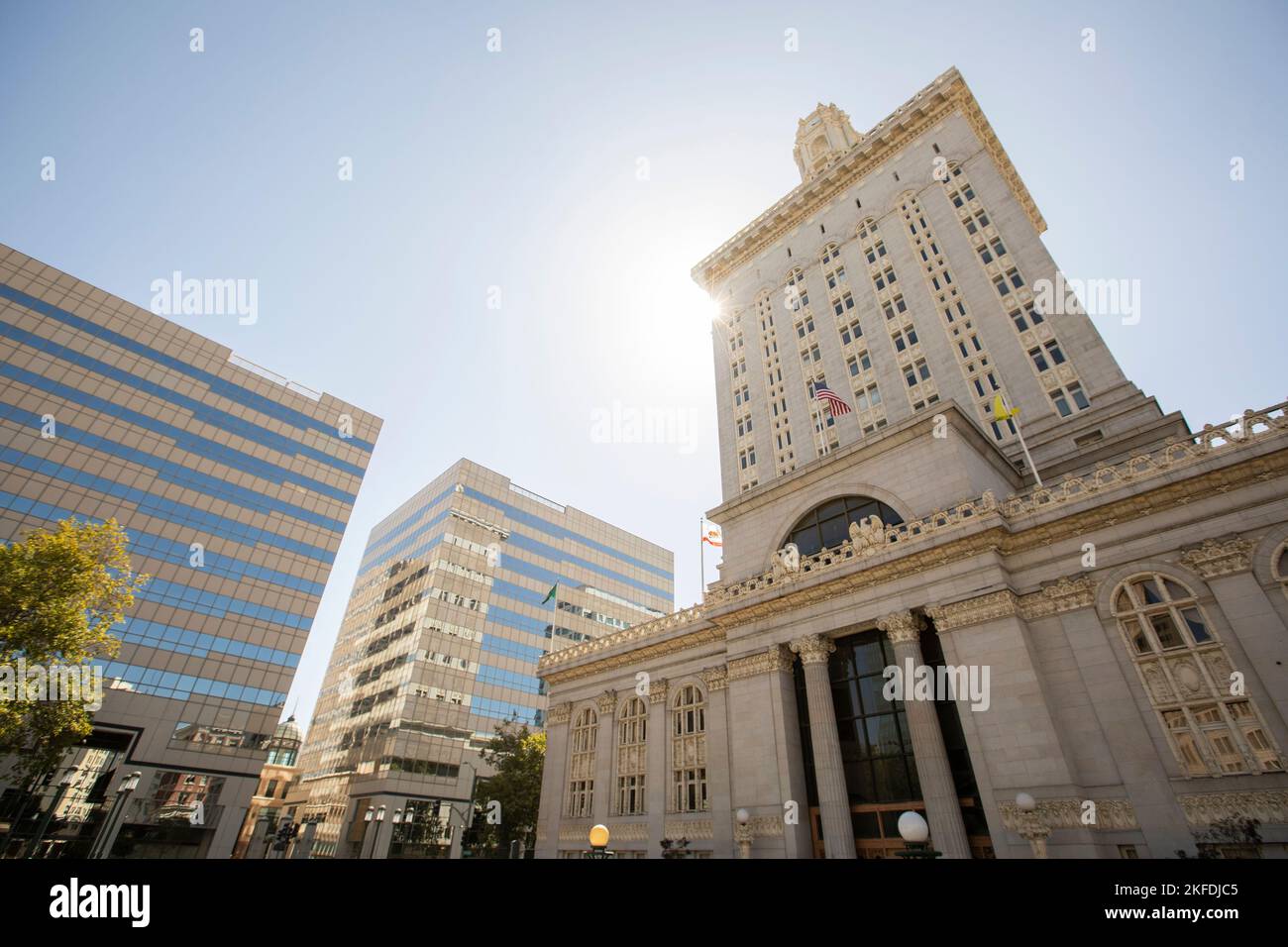 Late afternoon view of the historic downtown city center of Oakland ...
