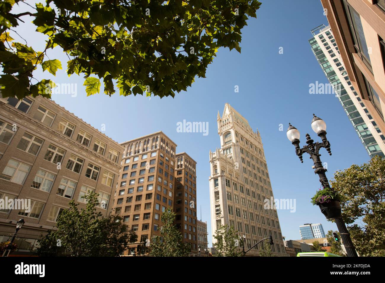 Late afternoon view of the historic downtown city center of Oakland ...