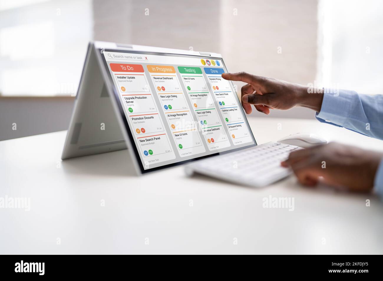 Kanban Project Schedule Management Software App On Laptop Stock Photo ... Kanban Project Schedule Management Software App On Laptop Stock Photo ...