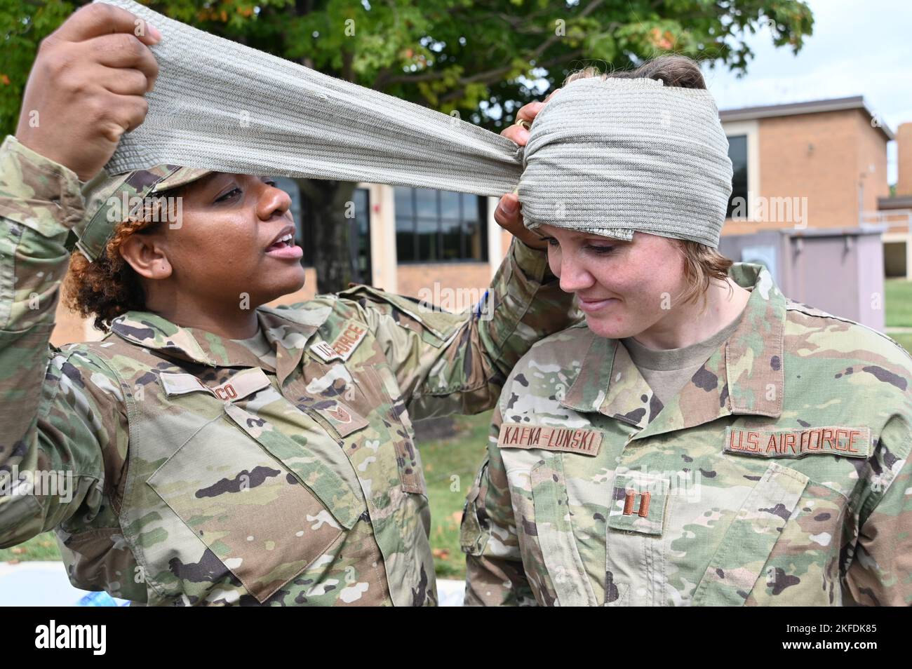 Members of the 113th Wing, D.C. Air National Guard, test their ability ...