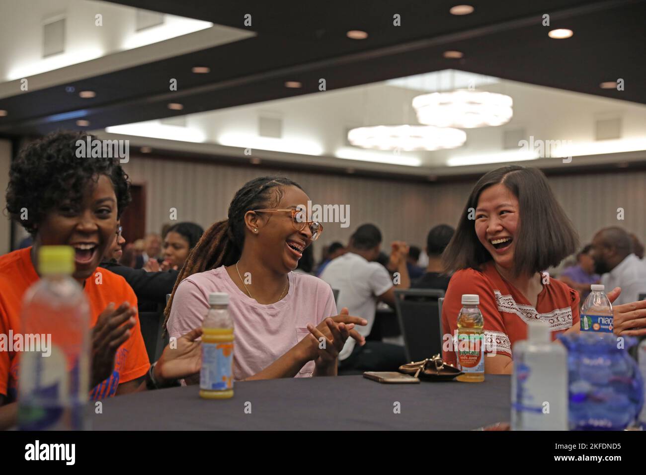 Soldiers and family of the 276th Military Police Company attend the ...