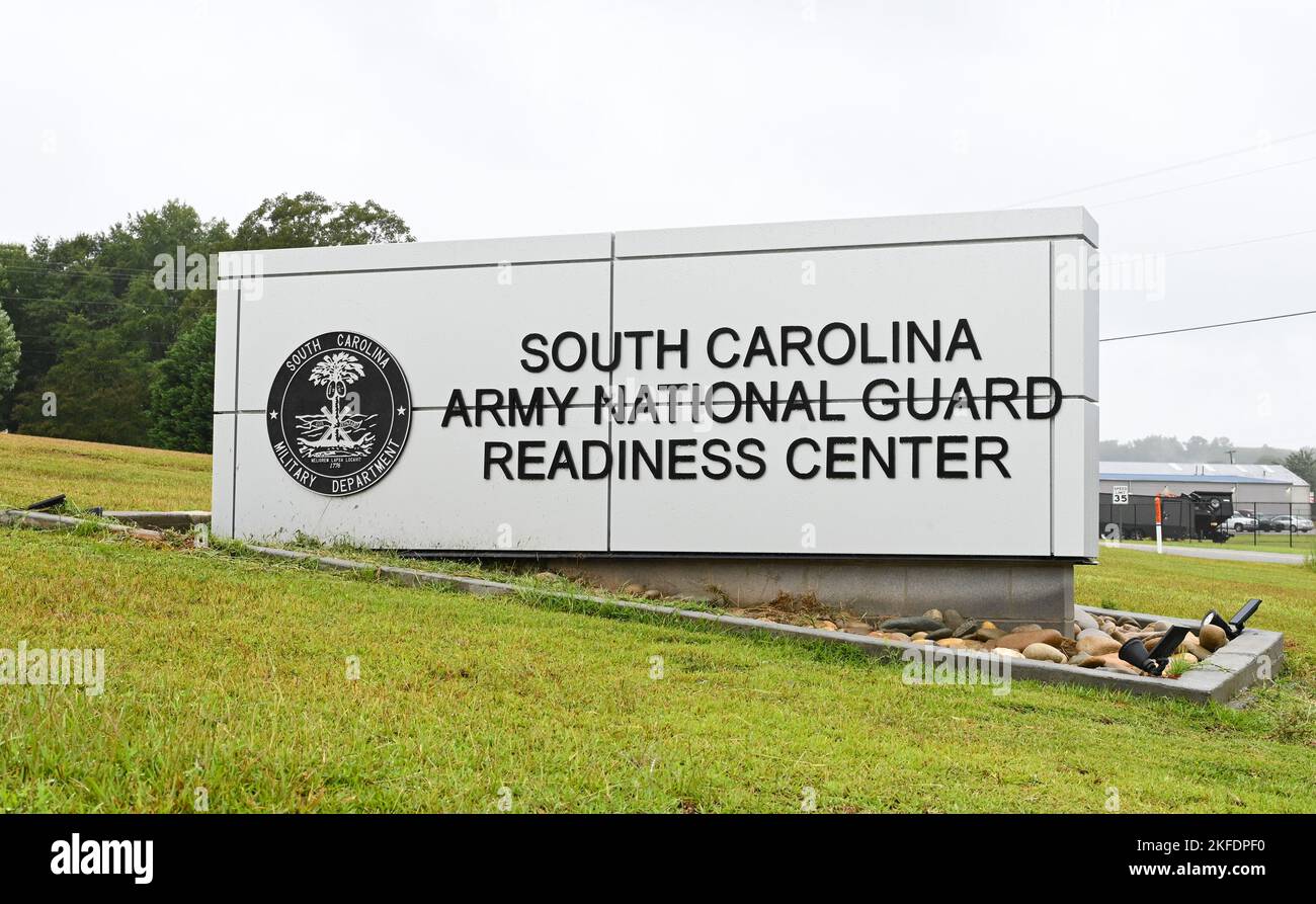U.S. Army National Guard Soldiers with the 2nd Battalion 263rd Air ...