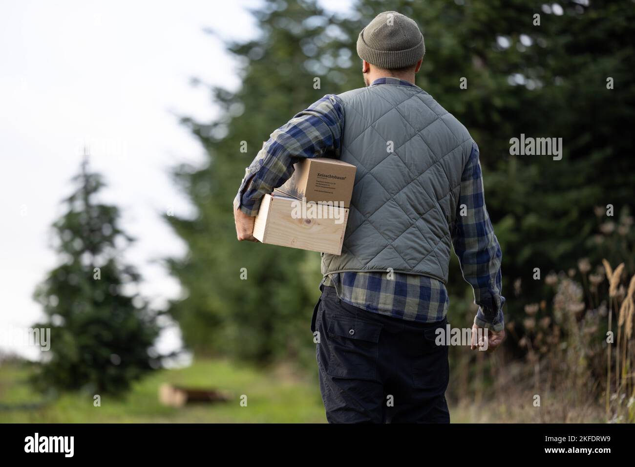 10 November 2022, Lower Saxony, Osnabrück: Inventor Nico Stisser ...