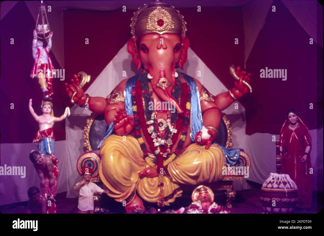 Ganpati pandals hi-res stock photography and images - Alamy