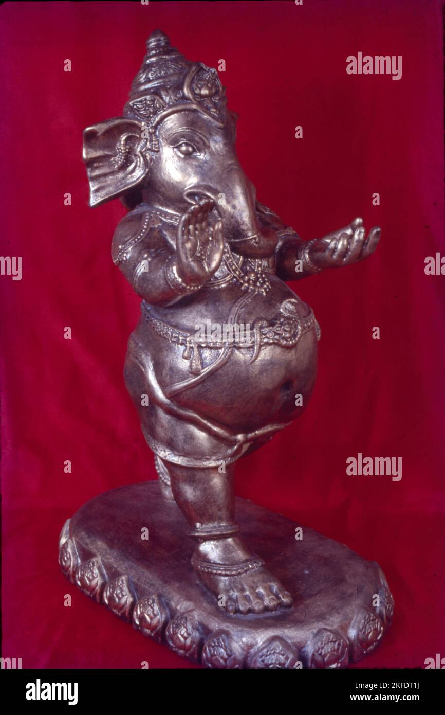 Ganesh Idol. Standing Idol in Paper Mesh, India Stock Photo - Alamy