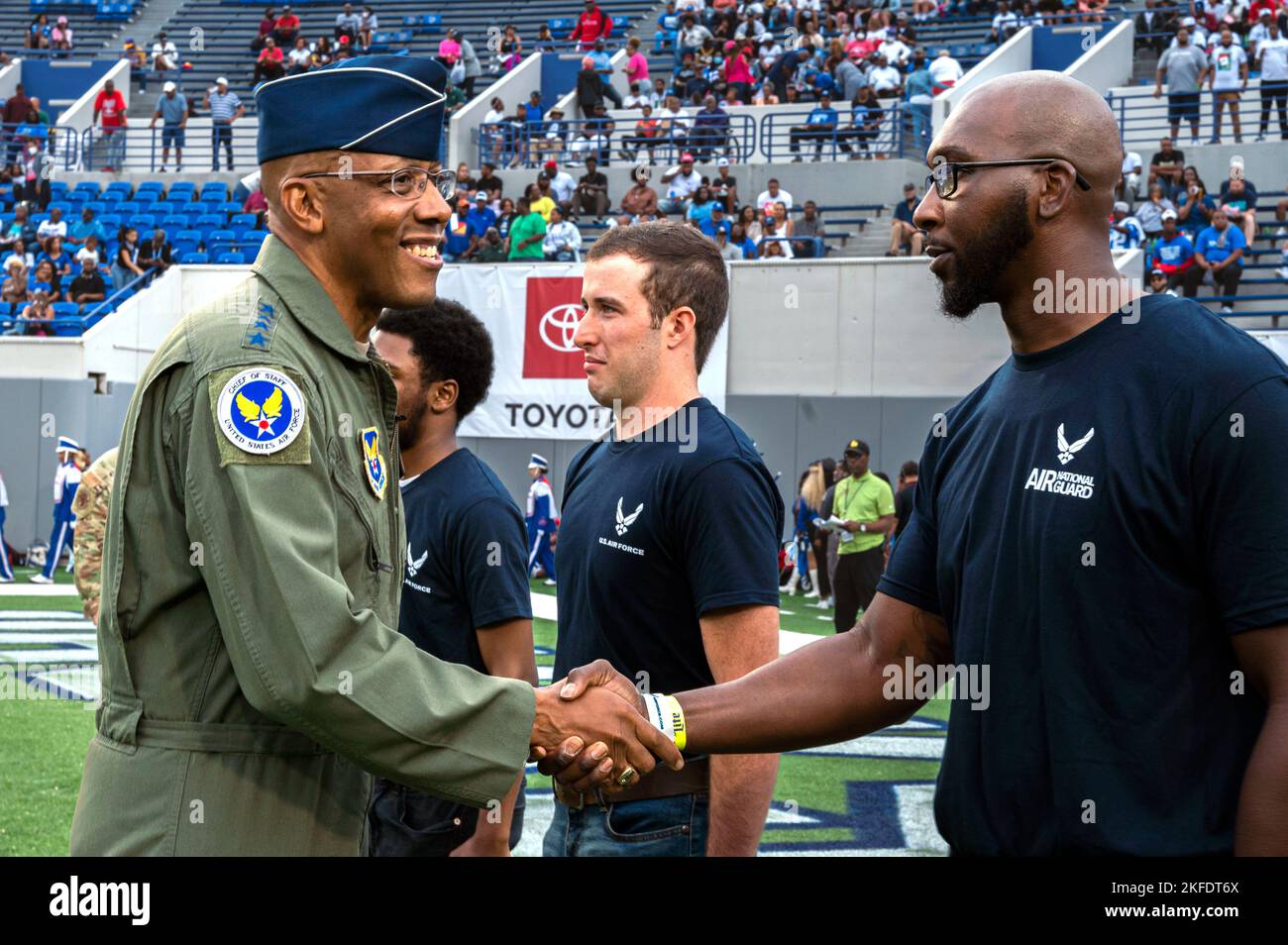 Delayed enlistment program hi-res stock photography and images - Alamy