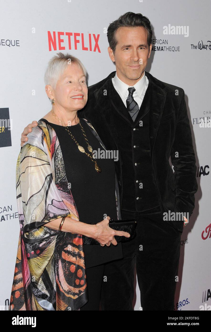 Los Angeles, CA. 17th Nov, 2022. Tammy Reynolds, Ryan Reynolds at ...