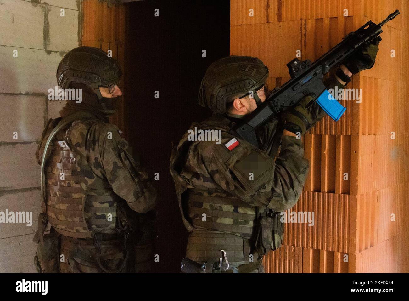 Soldiers assigned to the Polish 1st Brigade Territorial Defense Forces ...