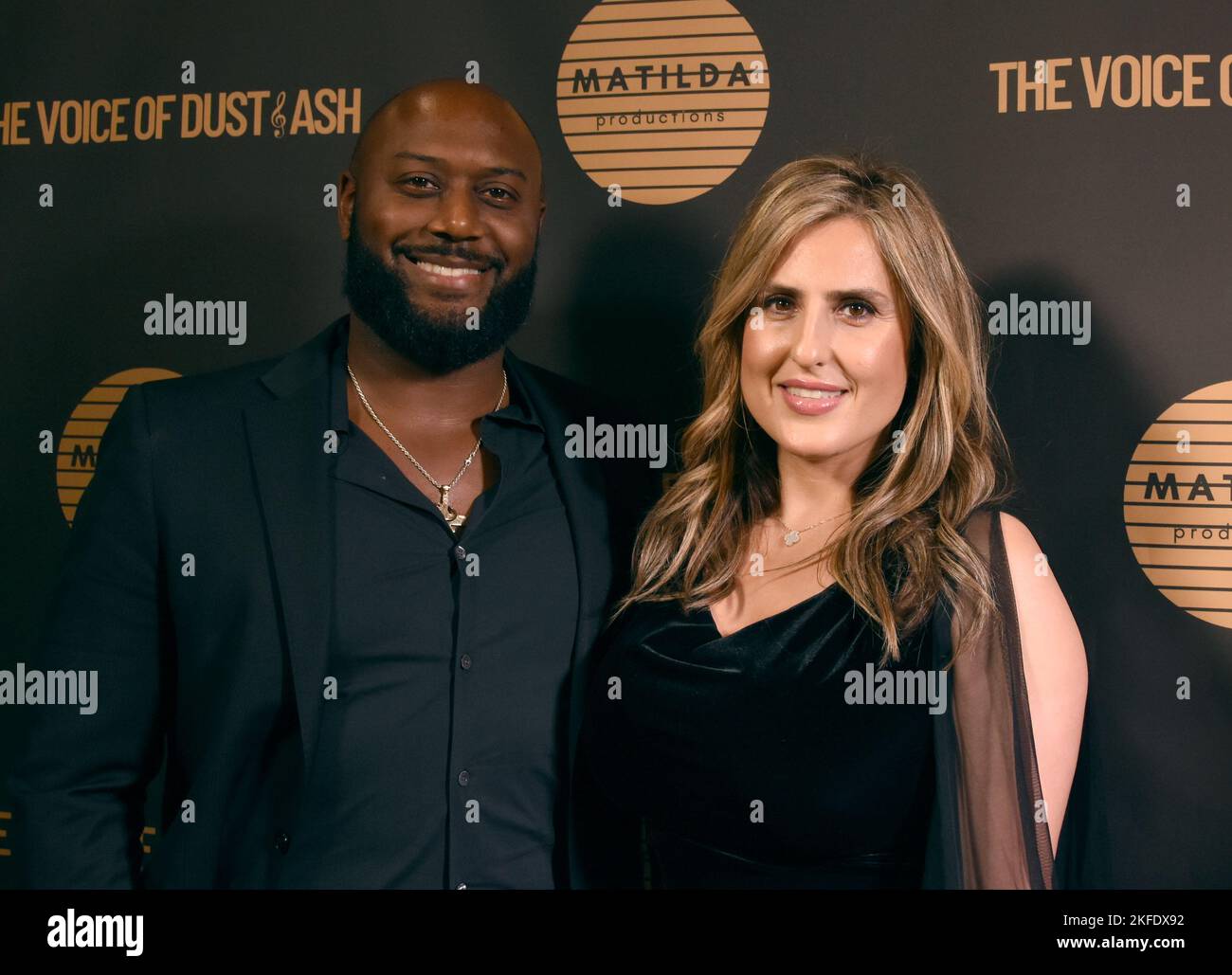 Los Angeles, California, USA 17th November 2022 Quincy Booth and Izzy ...