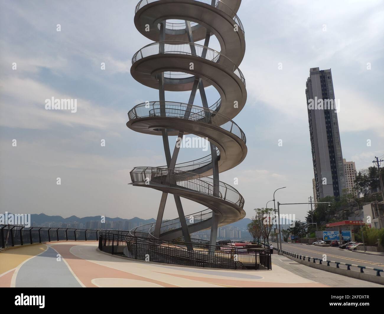 A viewing platform in the shape of "Spiral ladder" attacts the public's ...