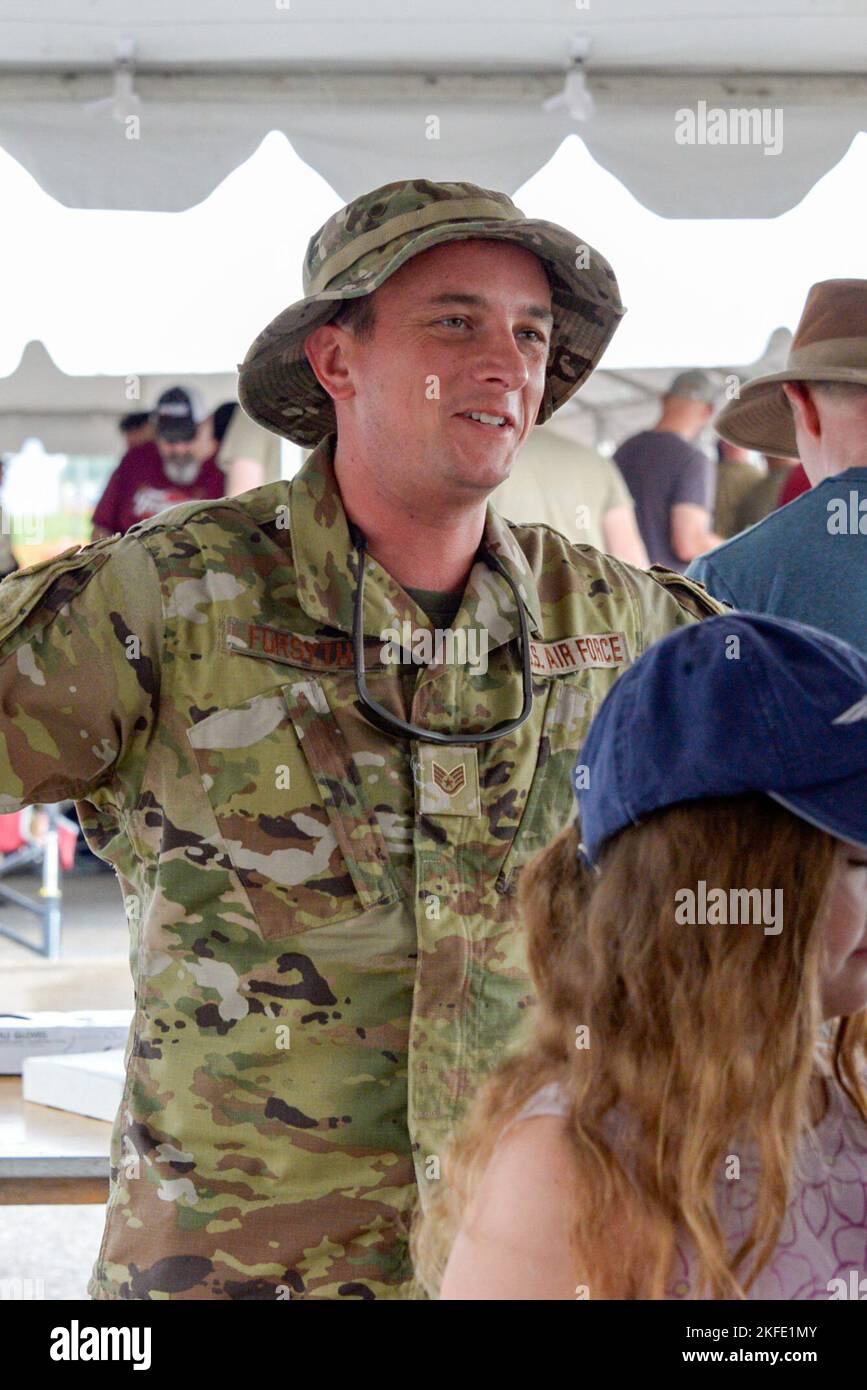 Screening tent hi-res stock photography and images - Alamy