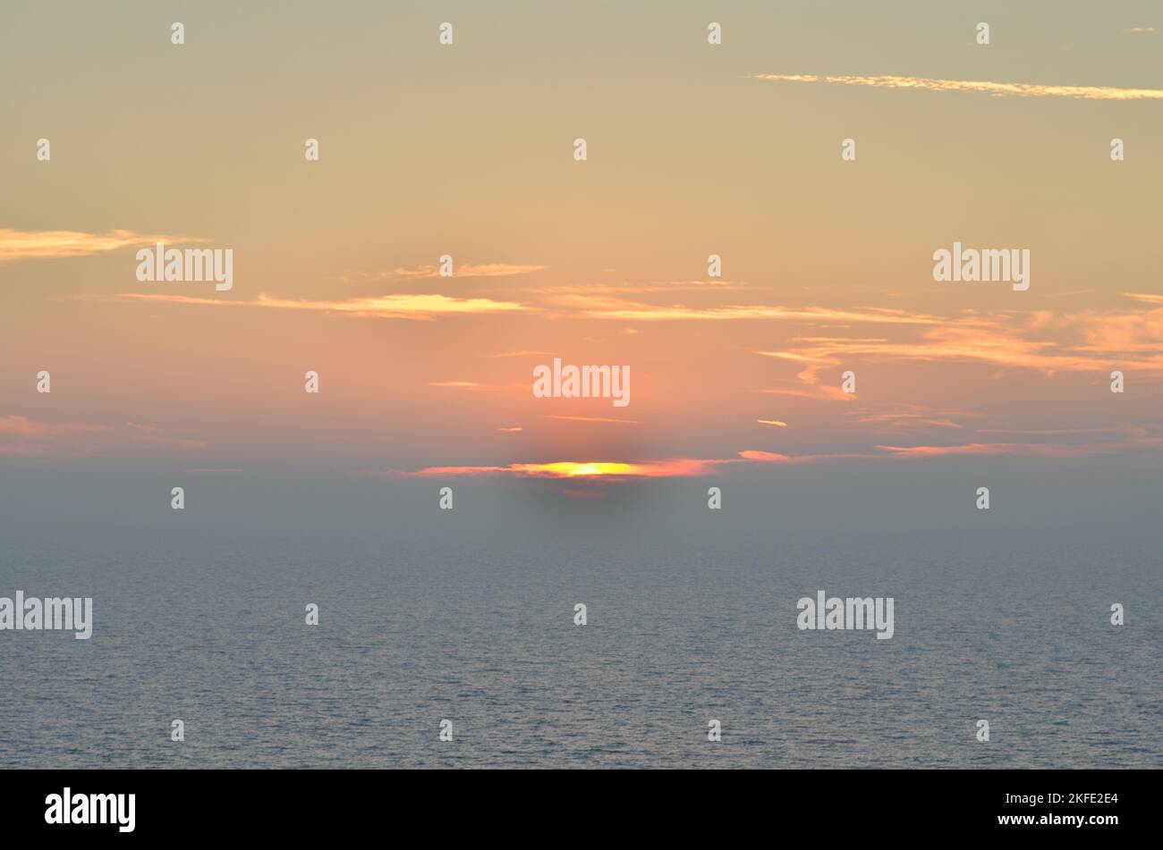 dawn at sea no sun colorfull pastell gradient ocean Stock Photo - Alamy