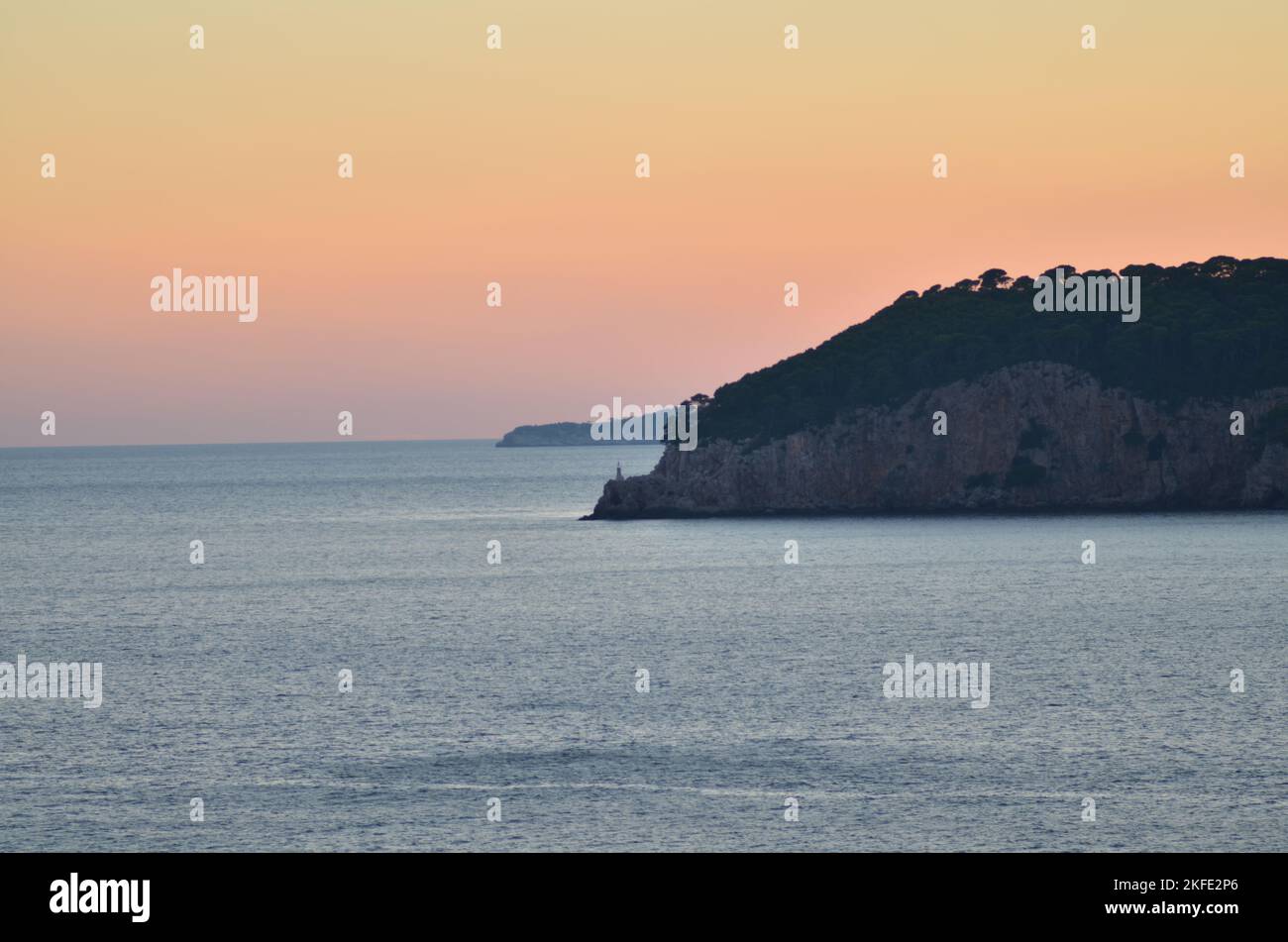 Sun is gone Dawn at Sea mountain silhouette colorfull Ocean Horizon ...