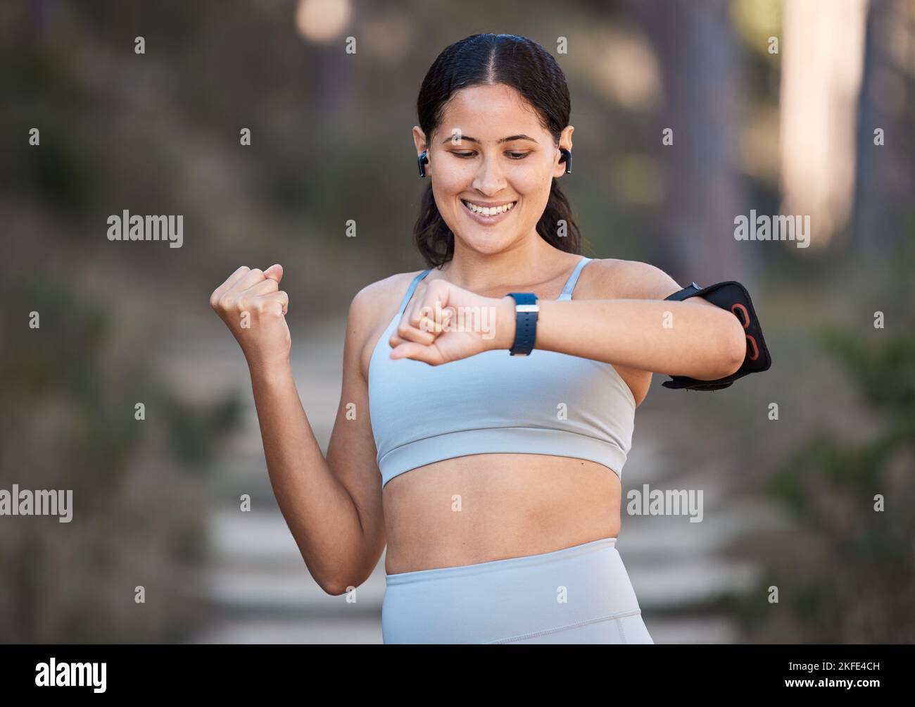 Woman athlete celebrate hi-res stock photography and images - Alamy