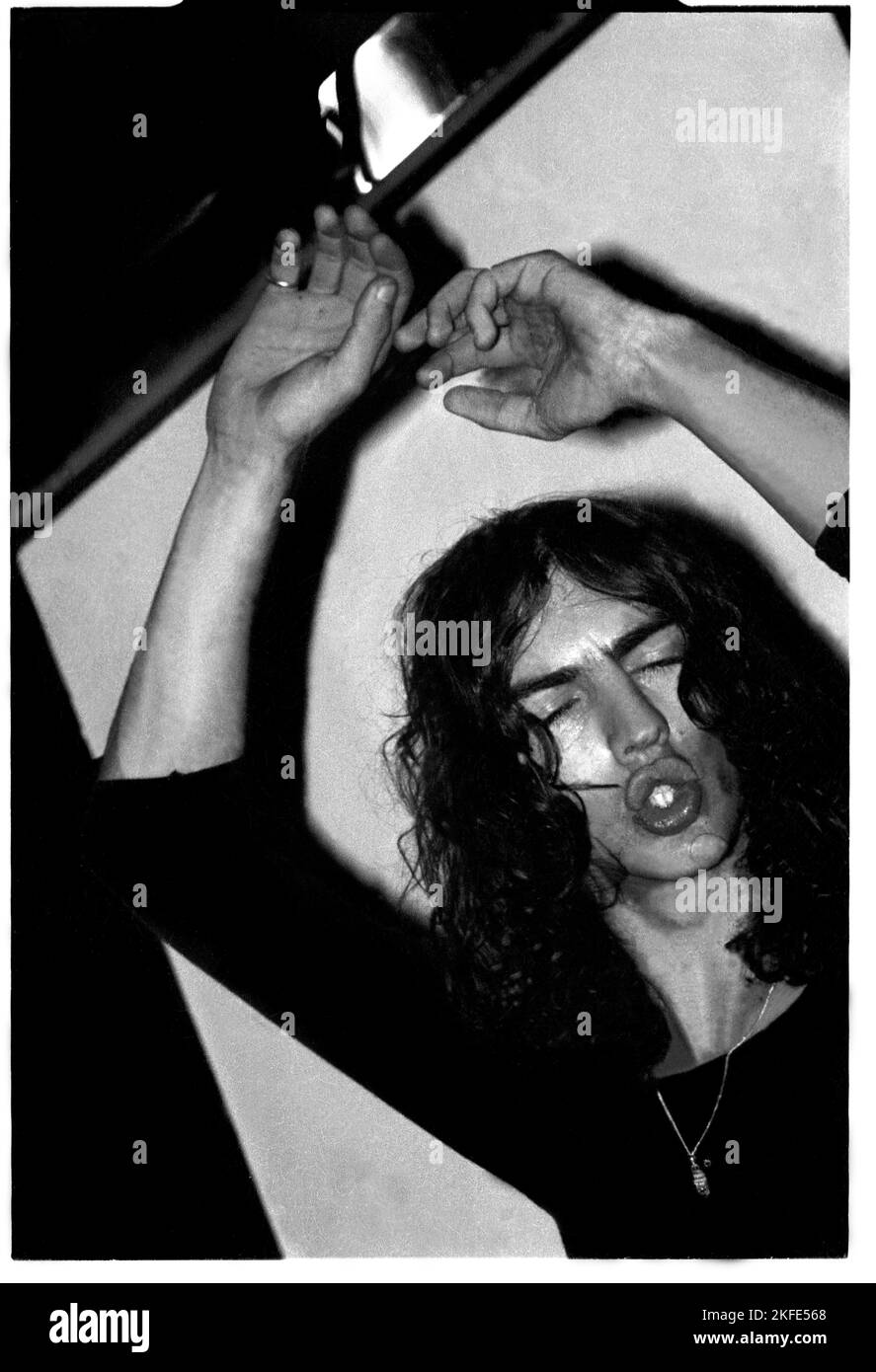 The verve 90s hi-res stock photography and images - Alamy