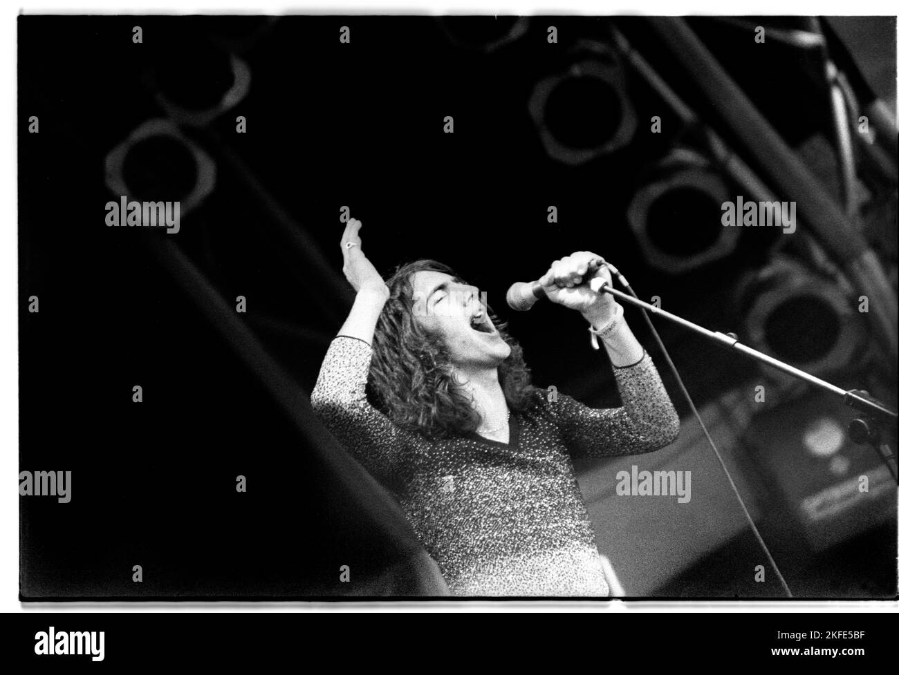 Singer Richard Ashcroft of The Verve on the Pyramid Stage at ...