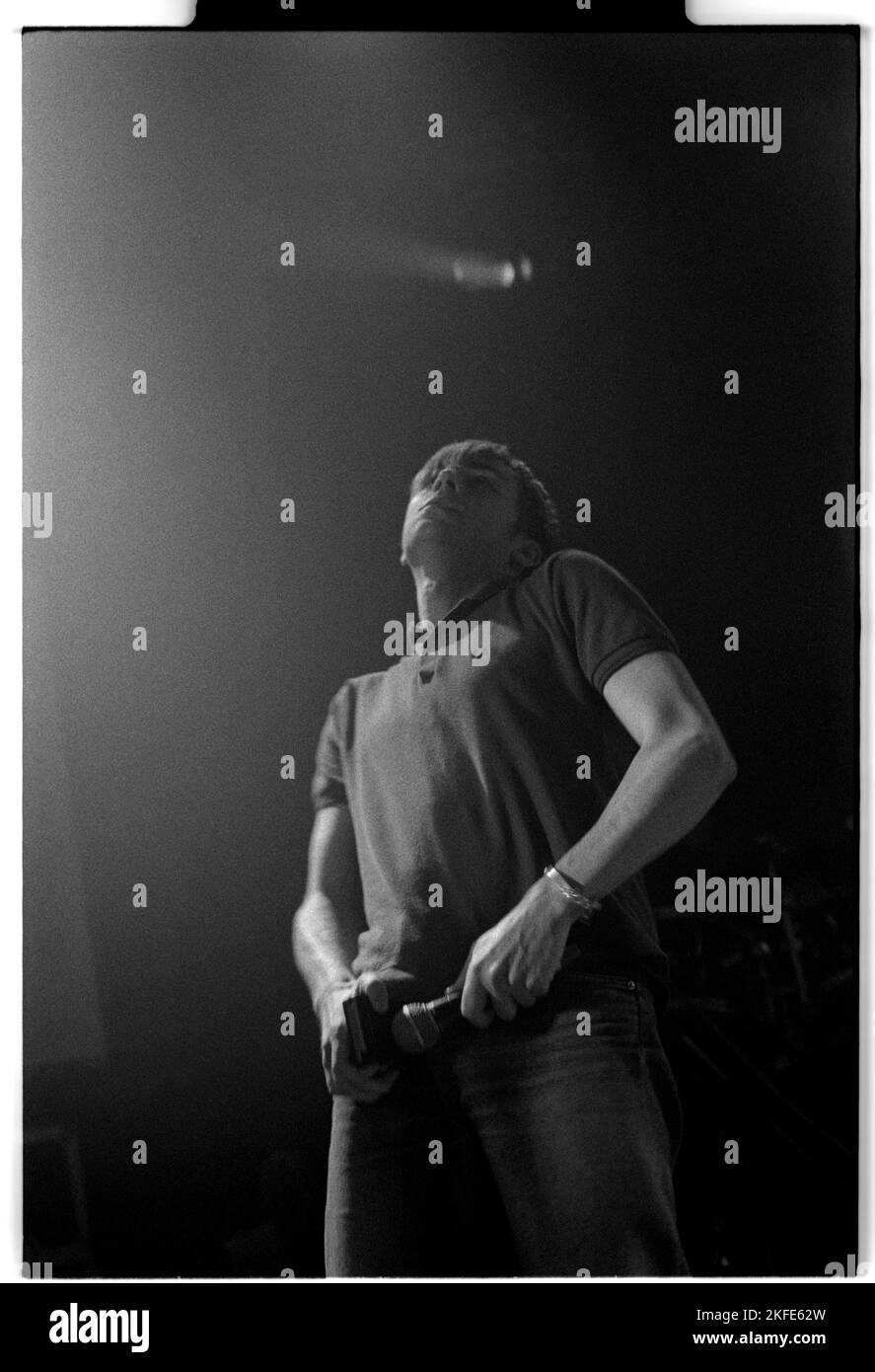 DAMON ALBARN, YOUNG, PARKLIFE TOUR, 1994: Damon Albarn the singer of ...