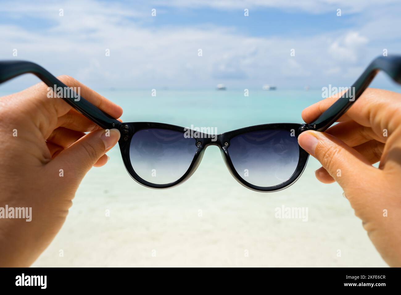 Glasses lens hi-res stock photography and images - Alamy