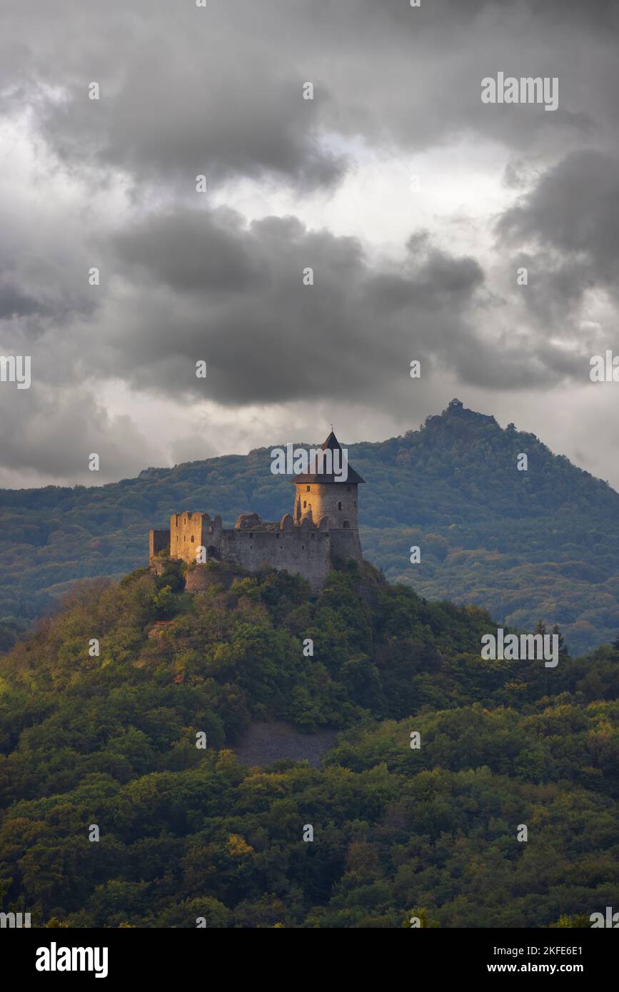 Somoska castle on Slovakia Hungarian border Stock Photo - Alamy