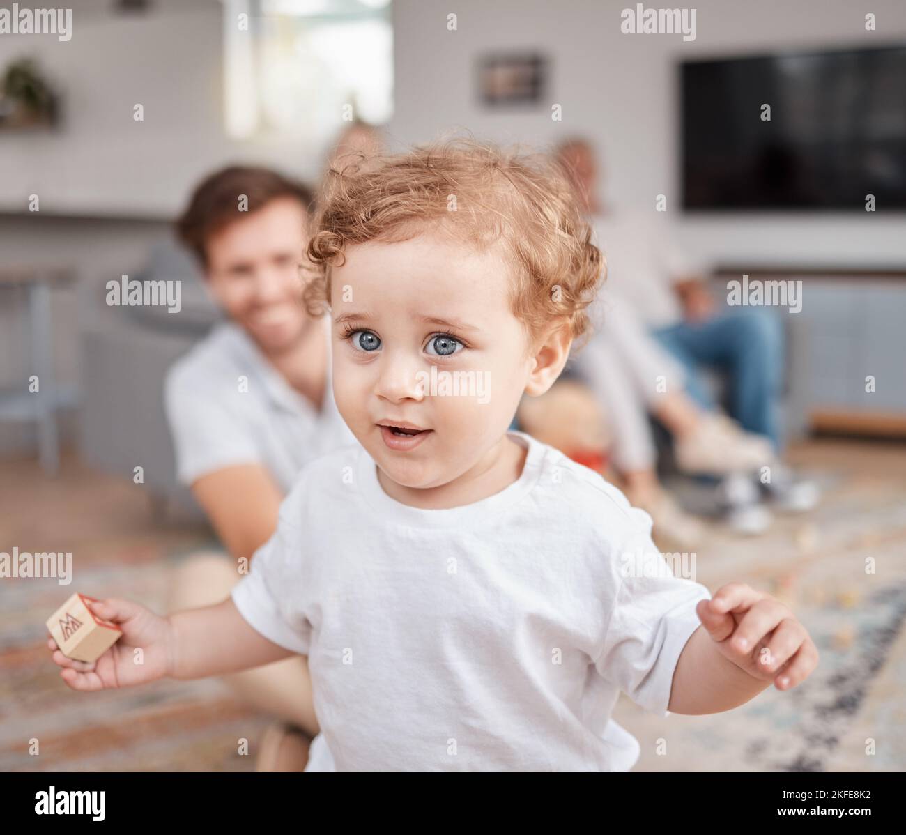 Adult and child walking to house hi-res stock photography and images ...