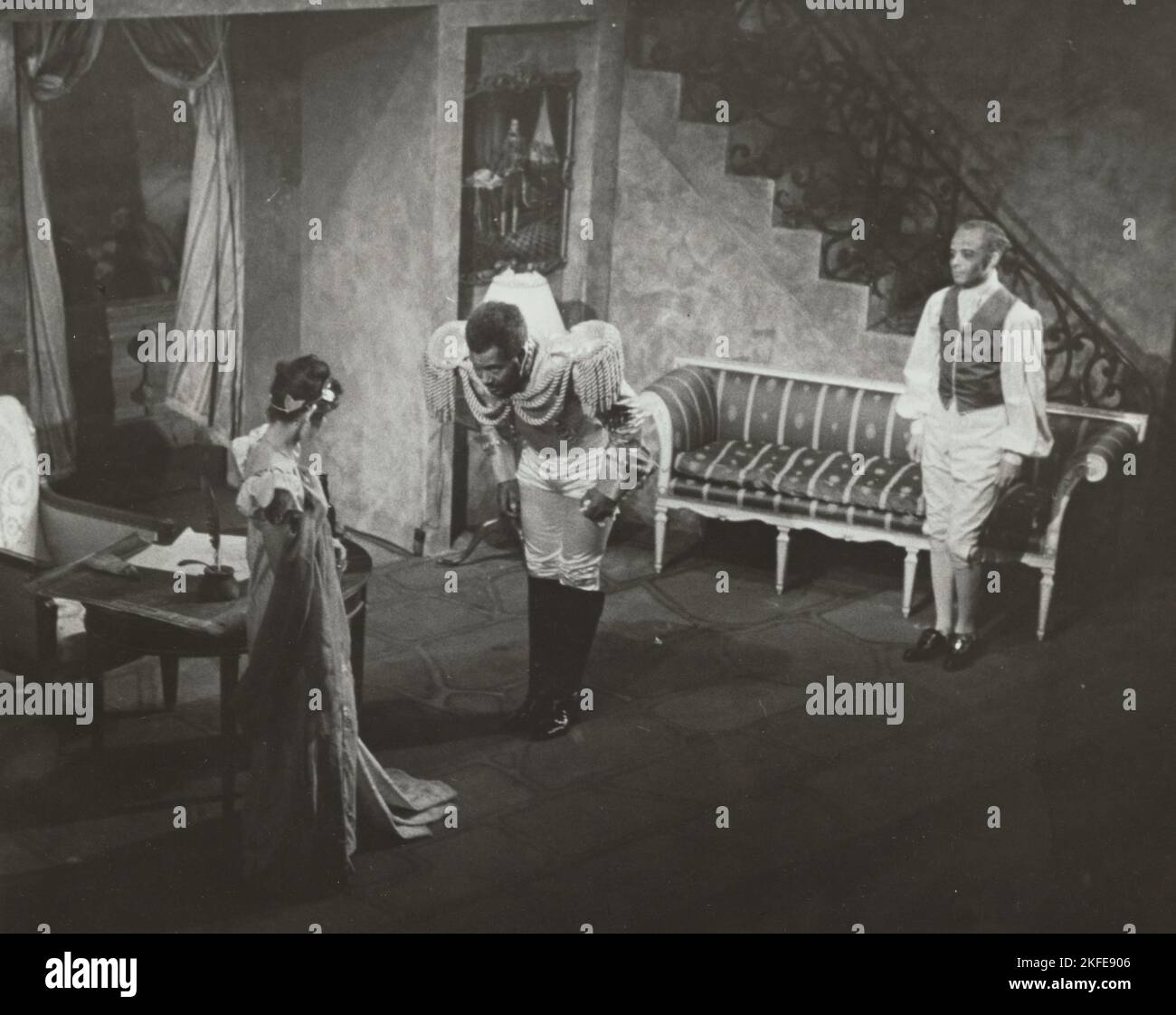 Male actor stage bowing hi-res stock photography and images - Alamy