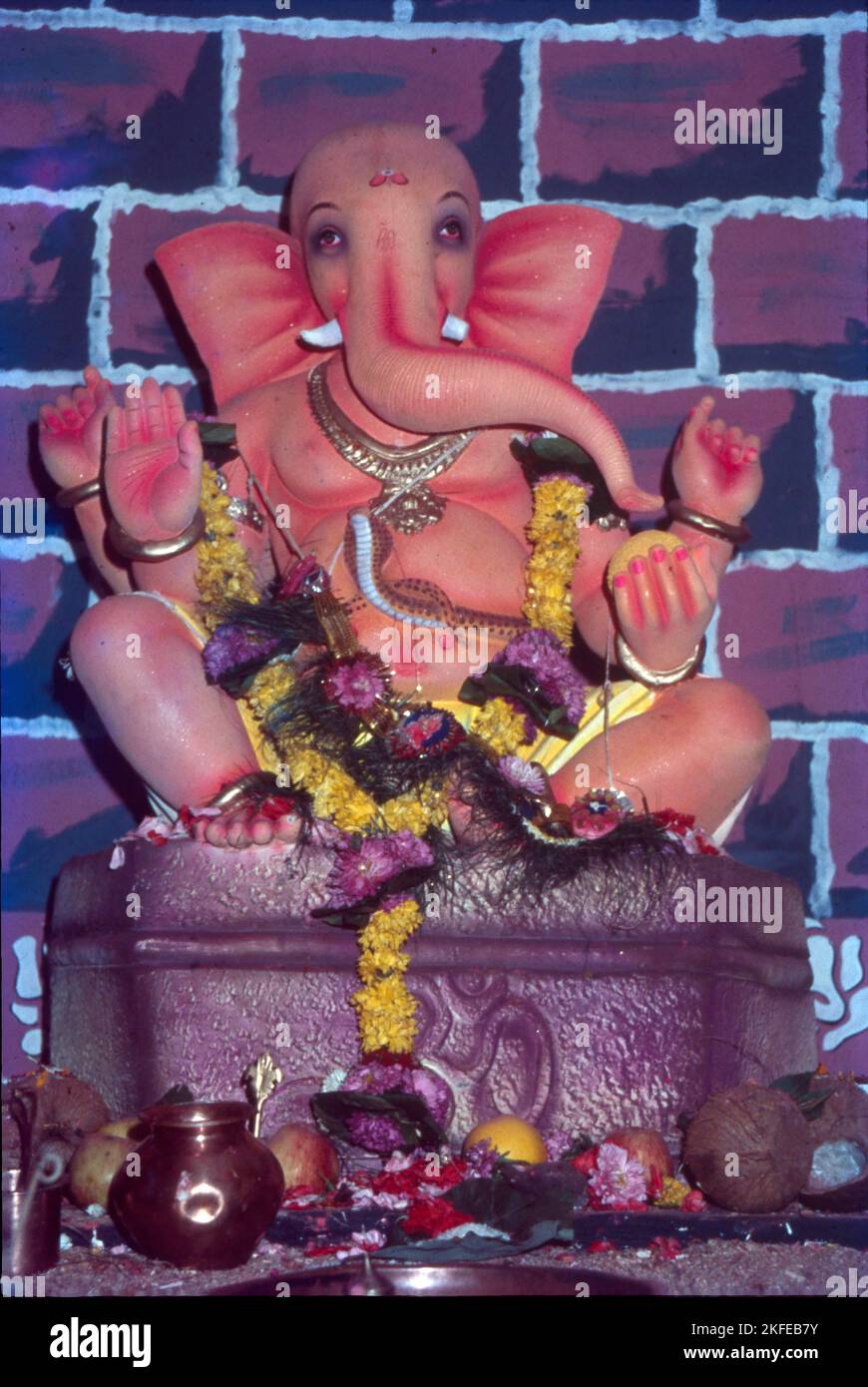 Ganpati pandals hi-res stock photography and images - Alamy