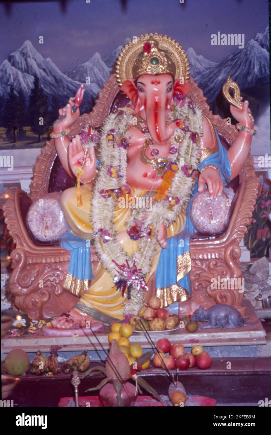 Ganpati pandals hi-res stock photography and images - Alamy