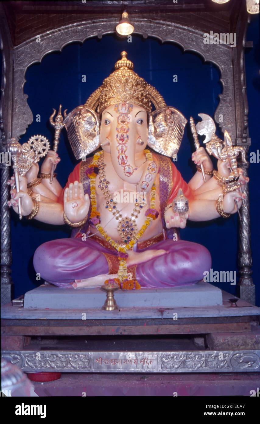 Ganpati pandals hi-res stock photography and images - Alamy