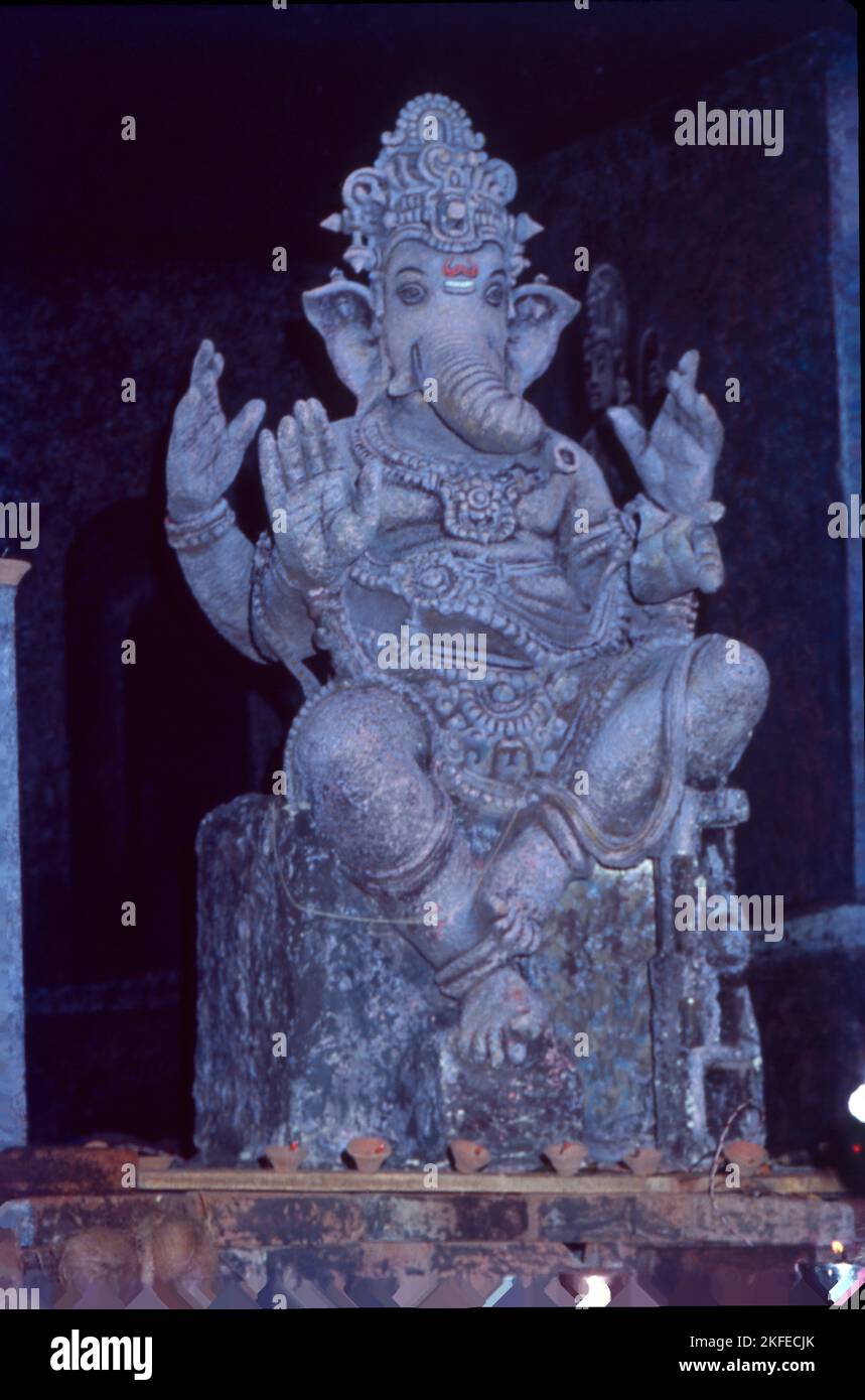 Ganpati pandals hi-res stock photography and images - Alamy