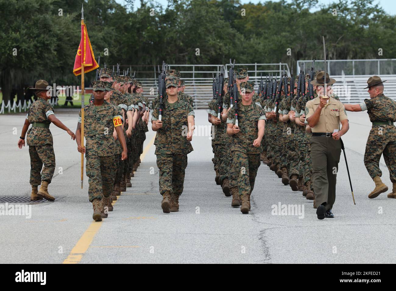 Senior drill instructor hi-res stock photography and images - Alamy