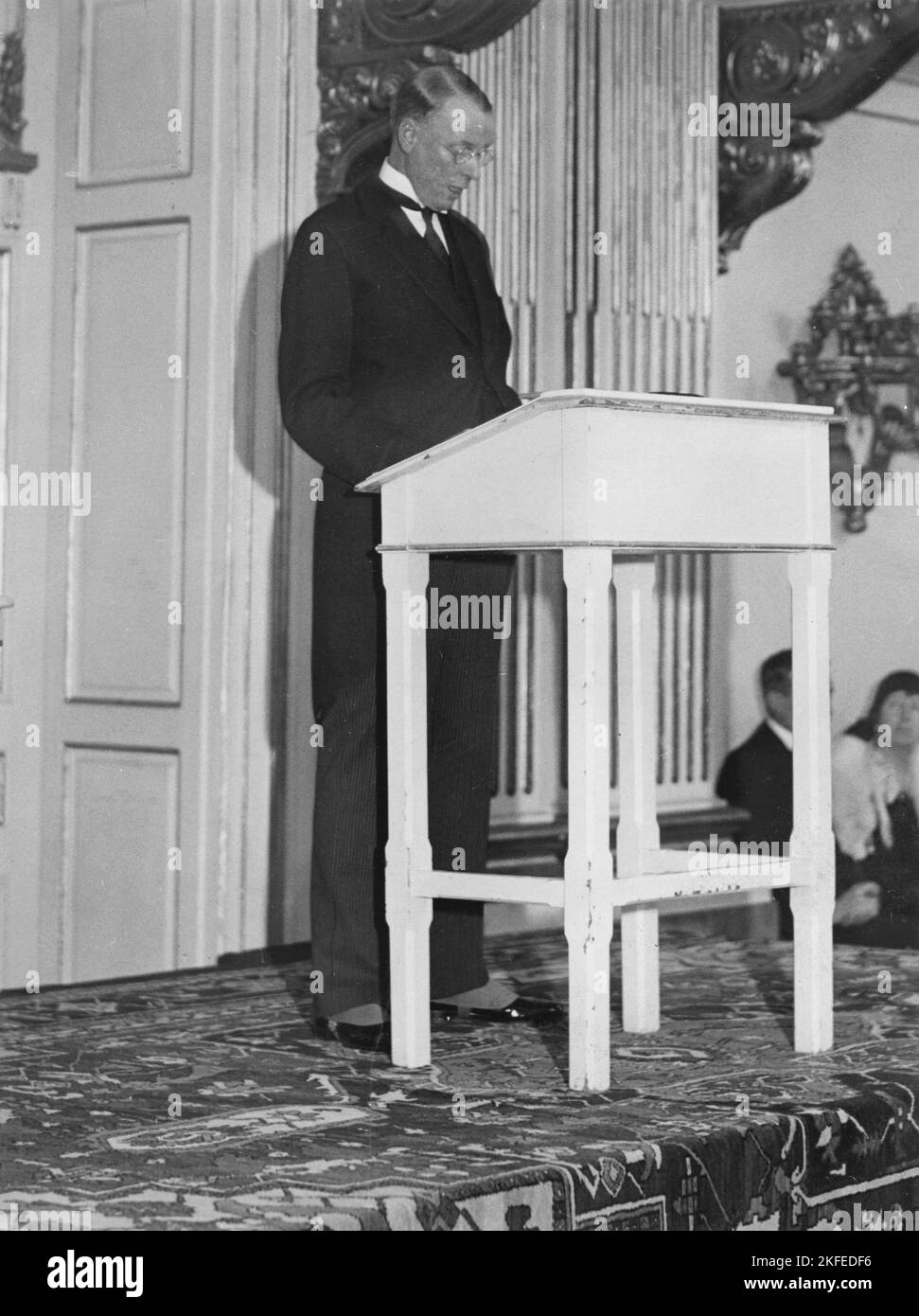 Nobel laureate in literature Black and White Stock Photos & Images - Alamy