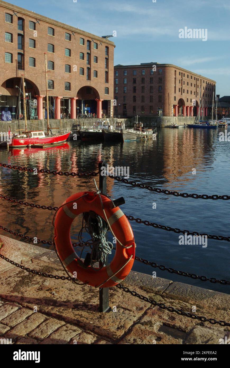 Old warehouses in Albert Dock, Liverpool - now renovated as bars ...