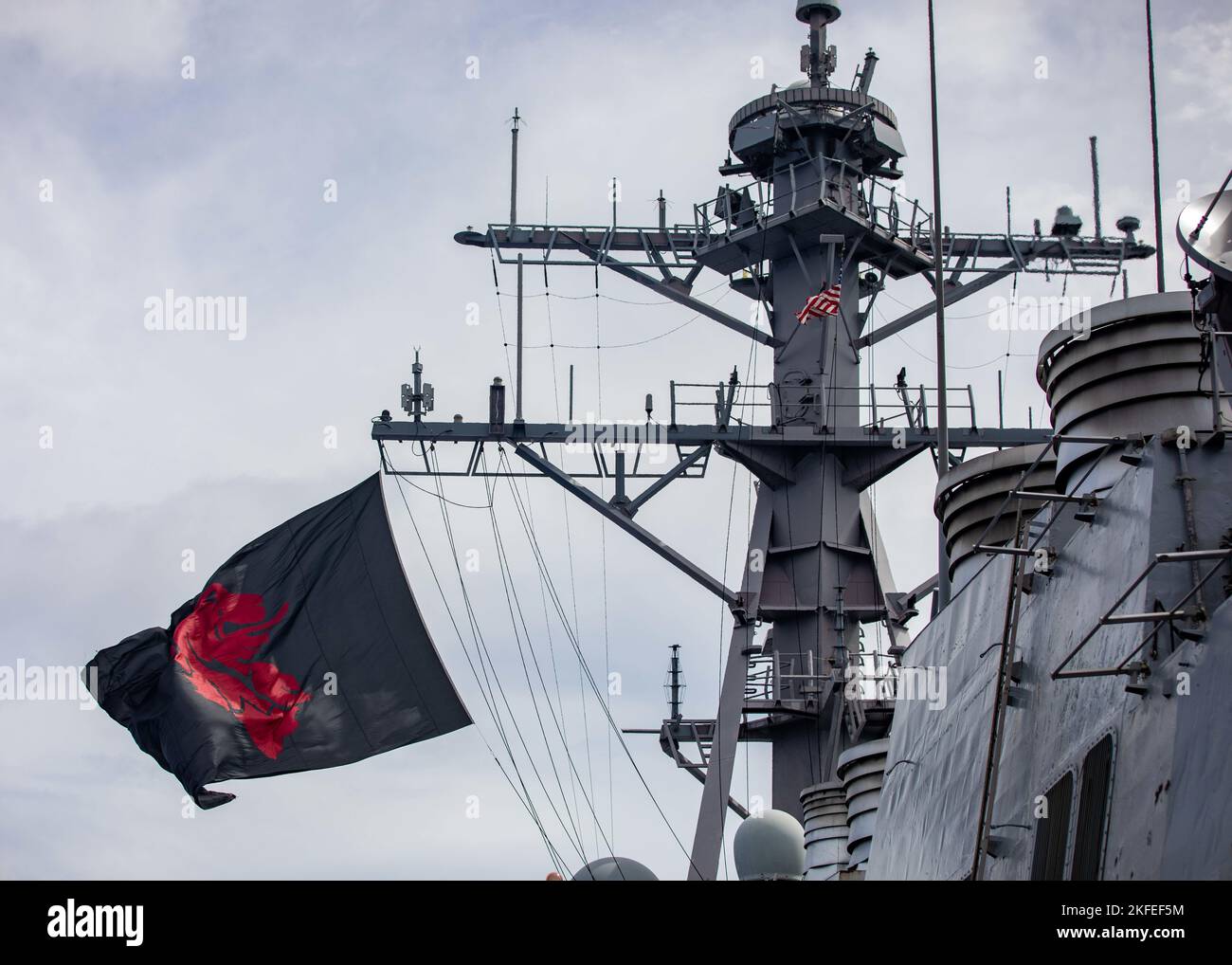 220912-N-NQ285-1077 ATLANTIC OCEAN (Sept. 12, 2022) The Arleigh Burke ...