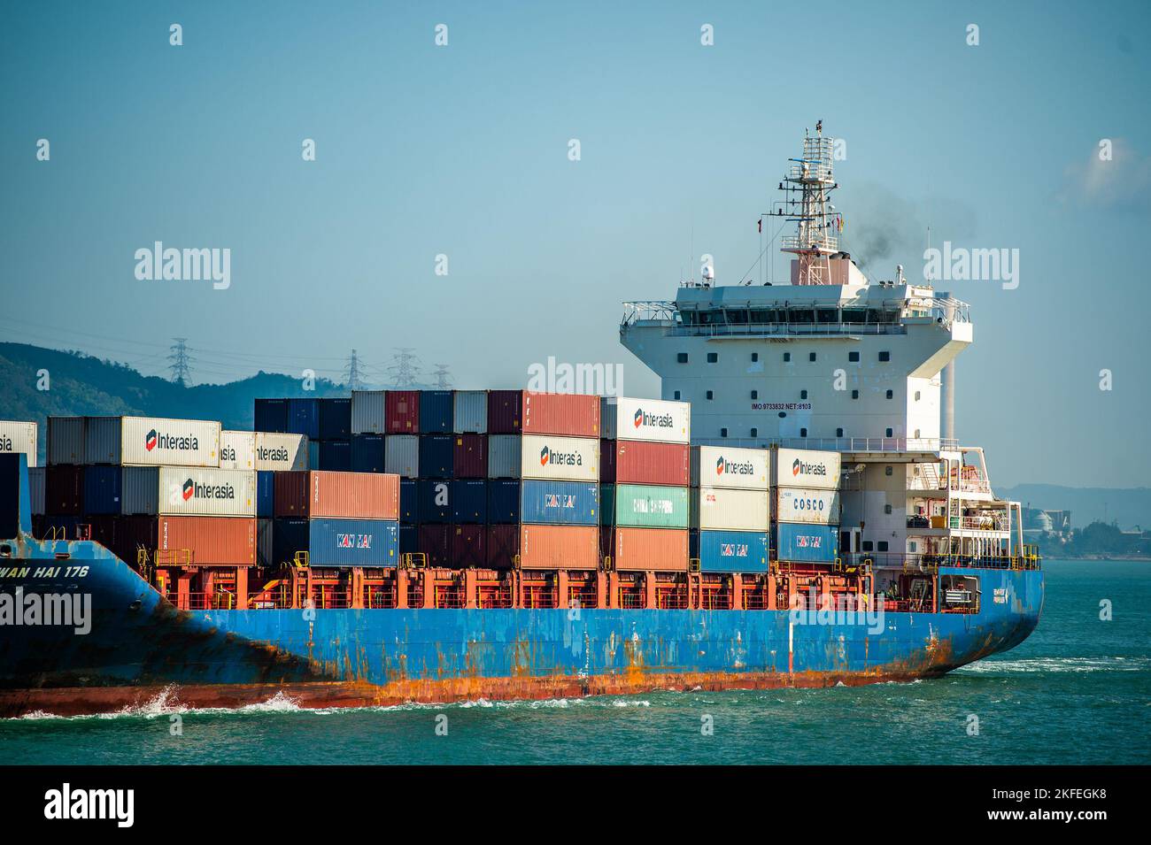 Container ships shuttle over the sea at the Guangdong-Hong Kong-Macao ...