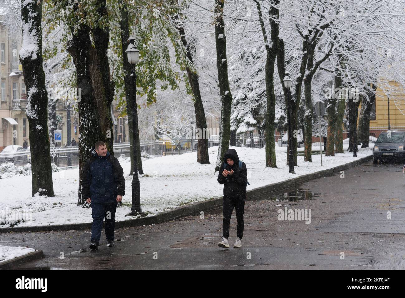 Lviv, Ukraine, 17 November 2022.In Lviv, the first snow of this season ...