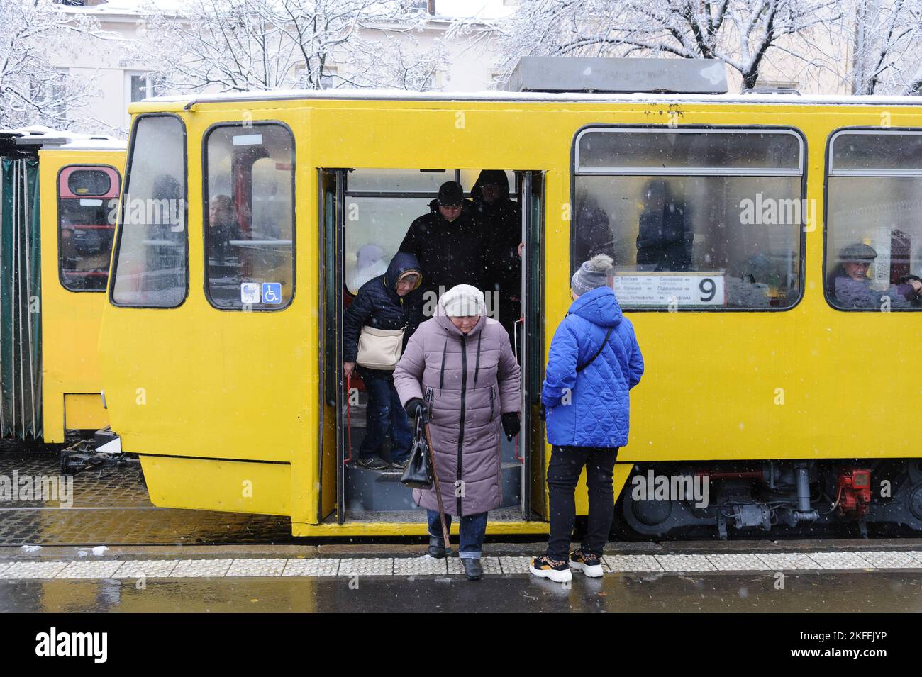 Lviv, Ukraine, 17 November 2022.In Lviv, the first snow of this season ...