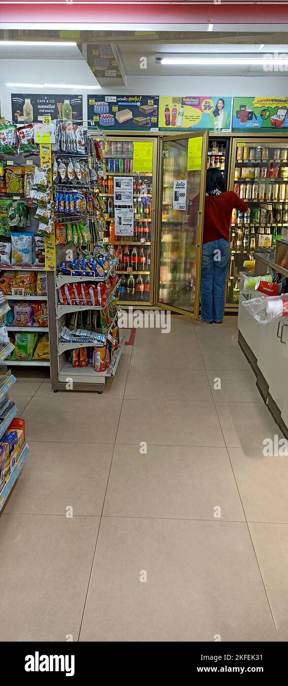 7 eleven interior hi-res stock photography and images - Alamy