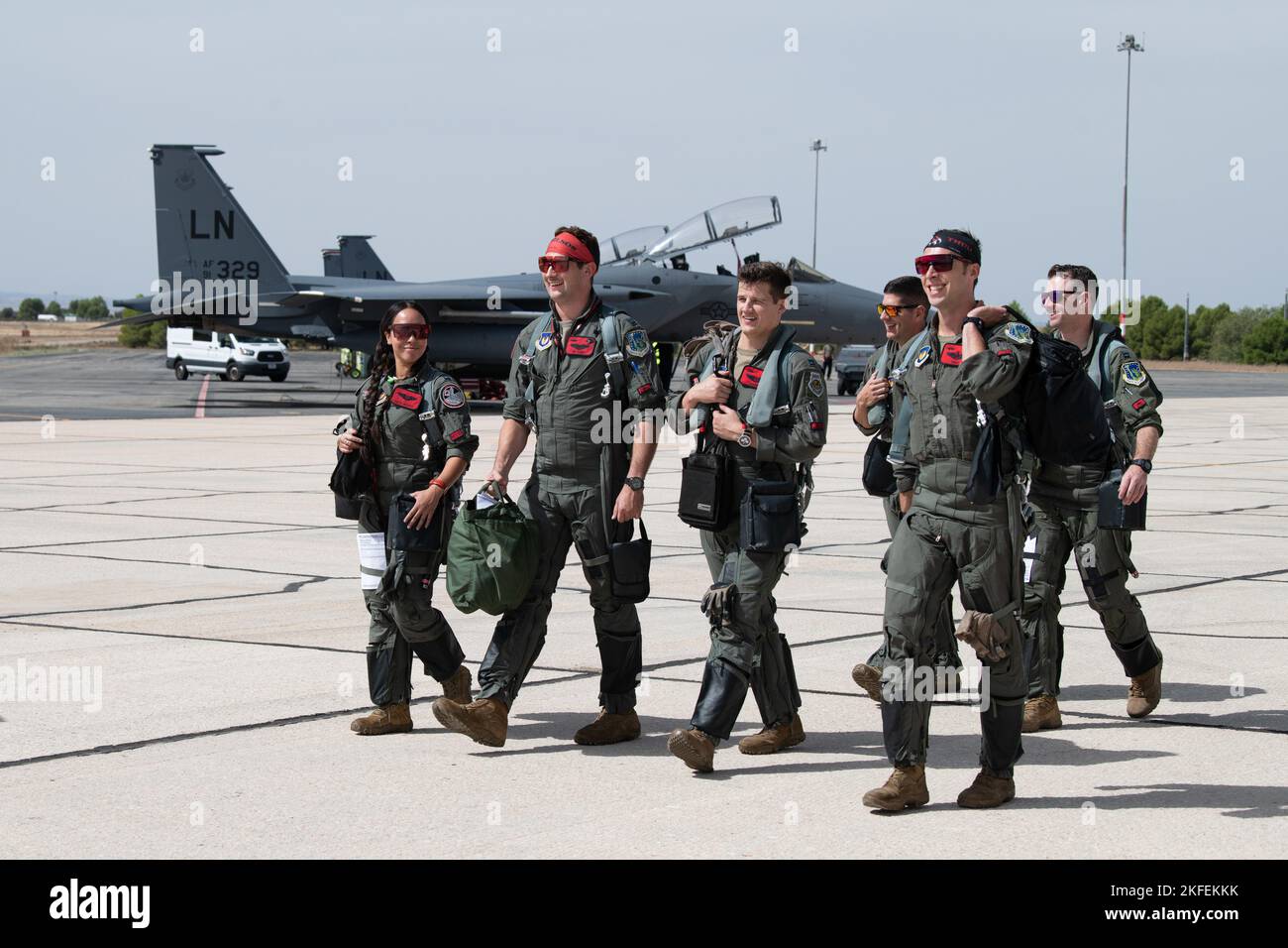U.S. Air Force F-15E Strike Eagle pilots assigned to the 494th Fighter ...