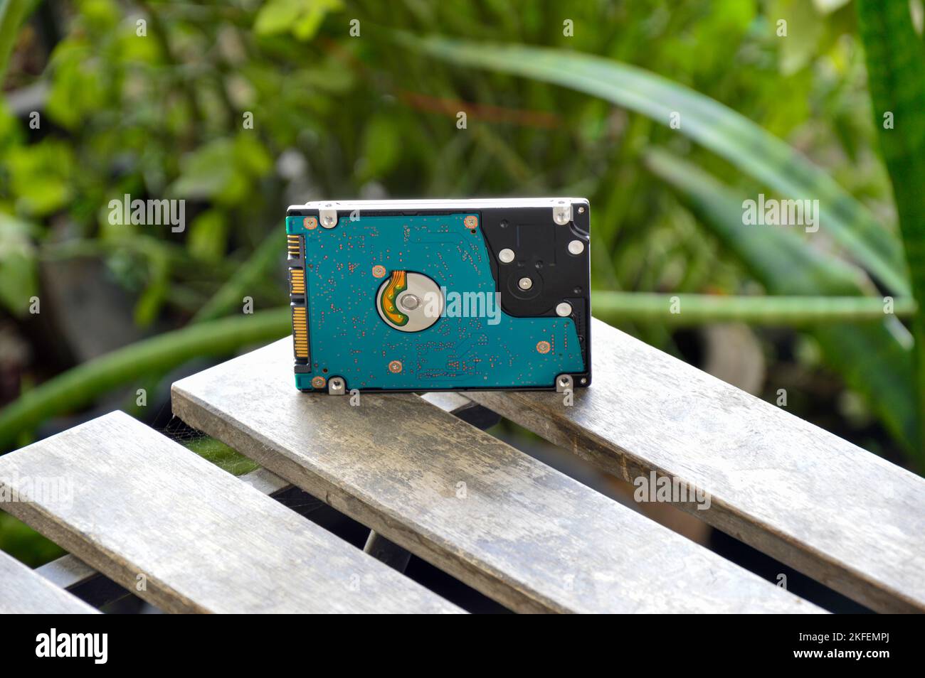 Hard disk drive screen hi-res stock photography and images - Alamy
