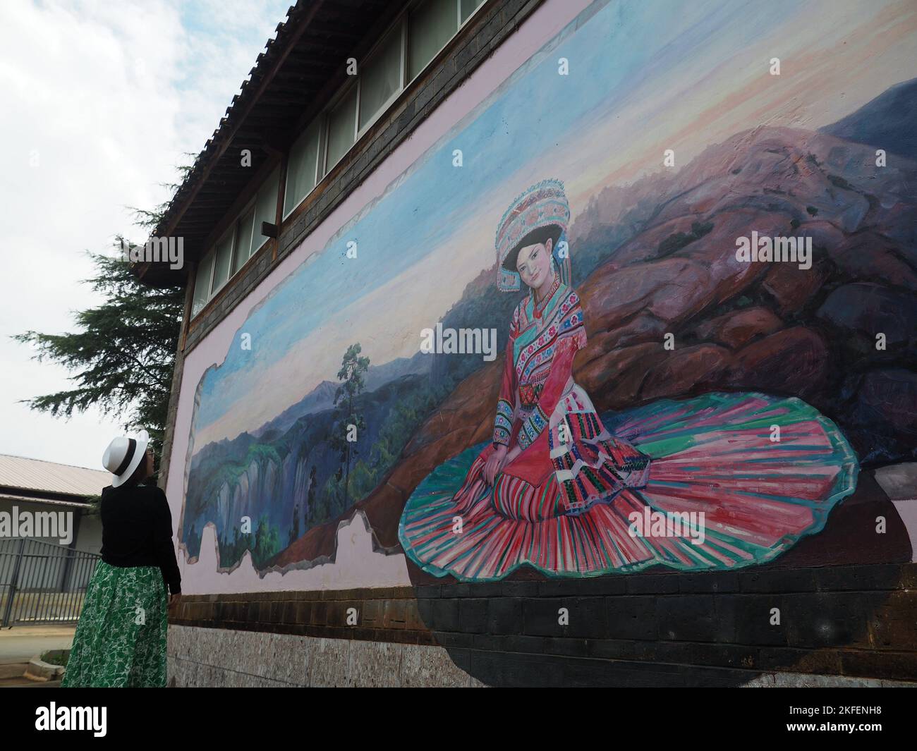 Three-dimensions wall paintings draw people's attention in Jinlong ...