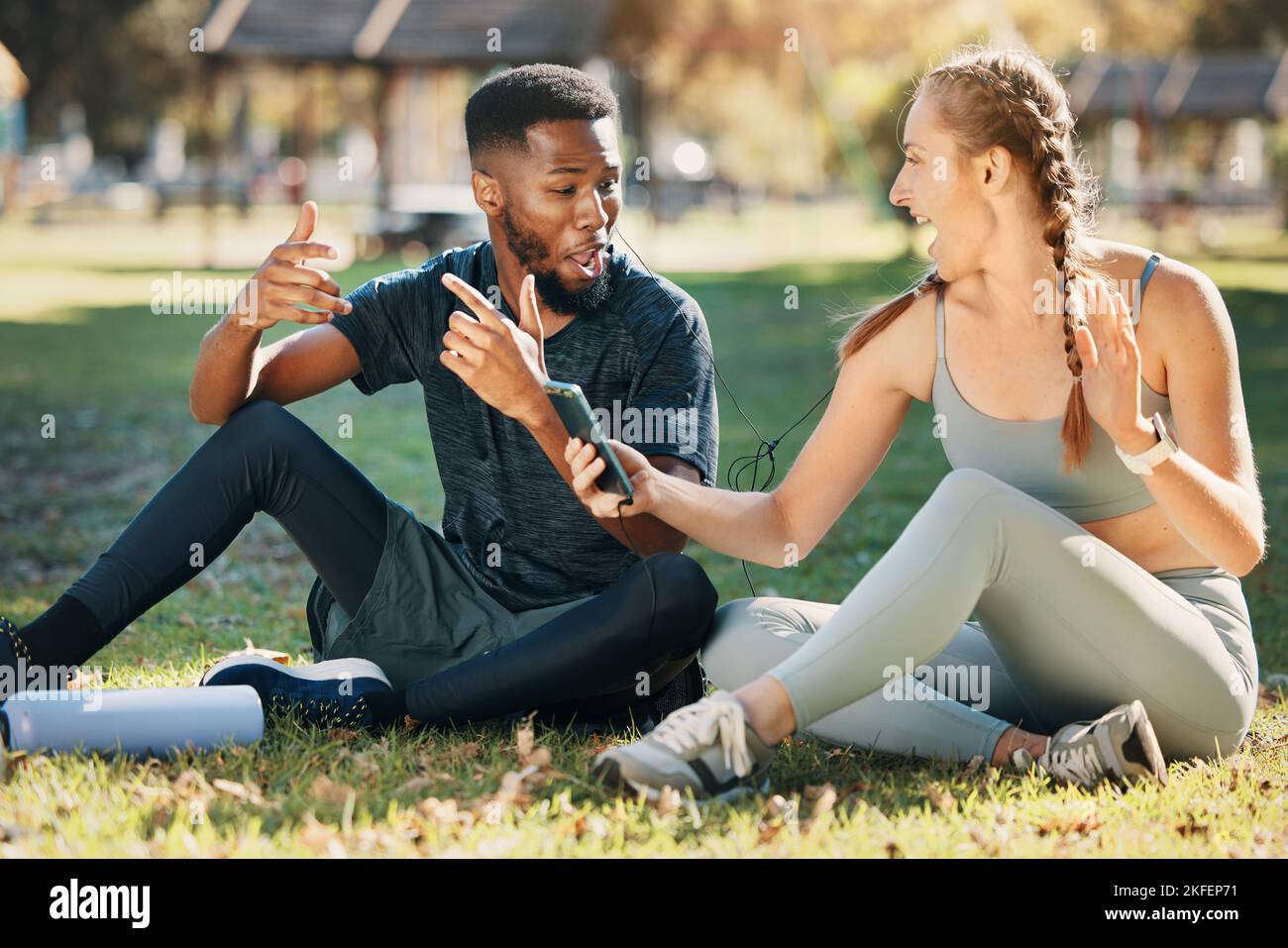 Tech couple hi-res stock photography and images - Alamy