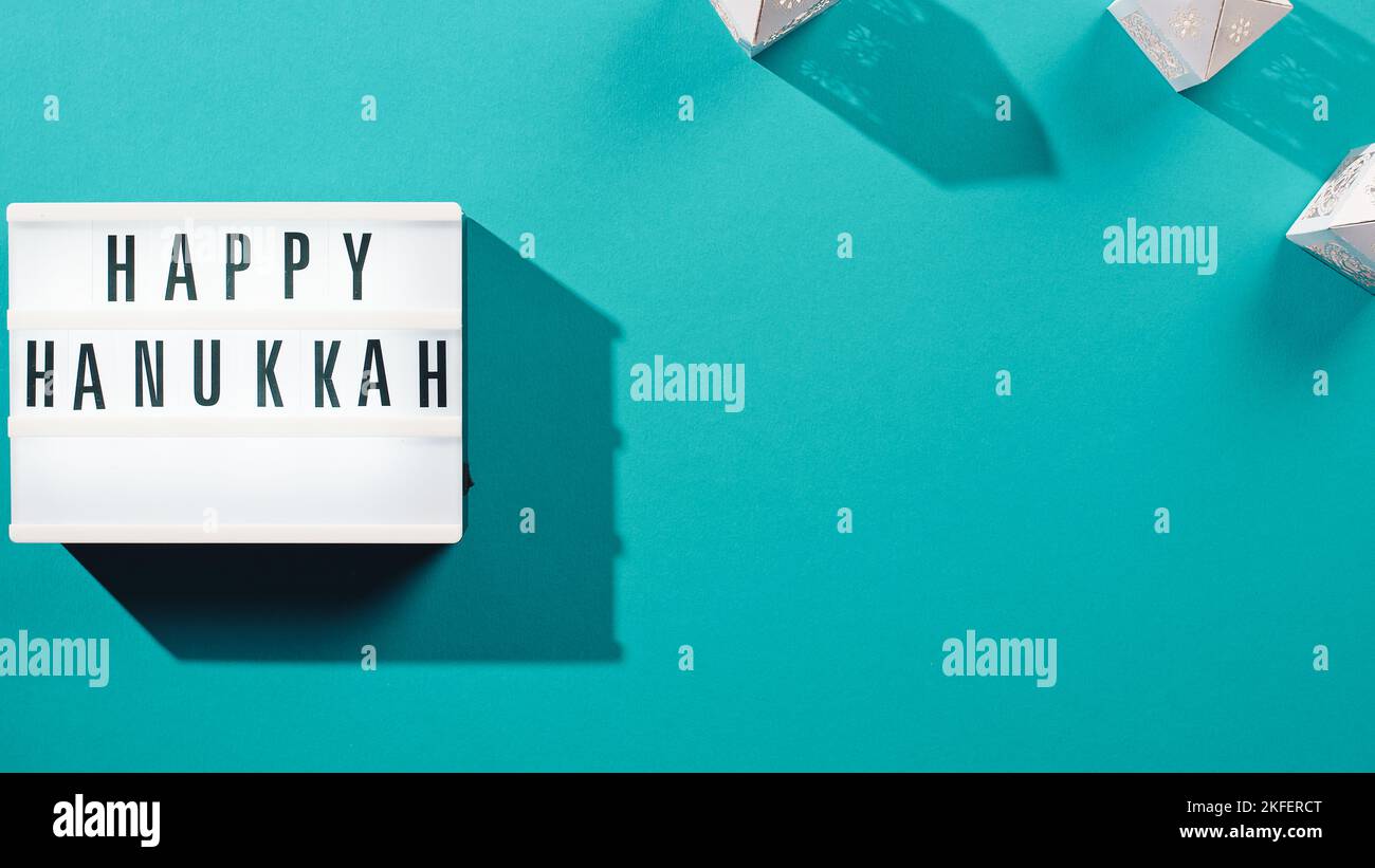 Happy hanukah sign hi-res stock photography and images - Alamy