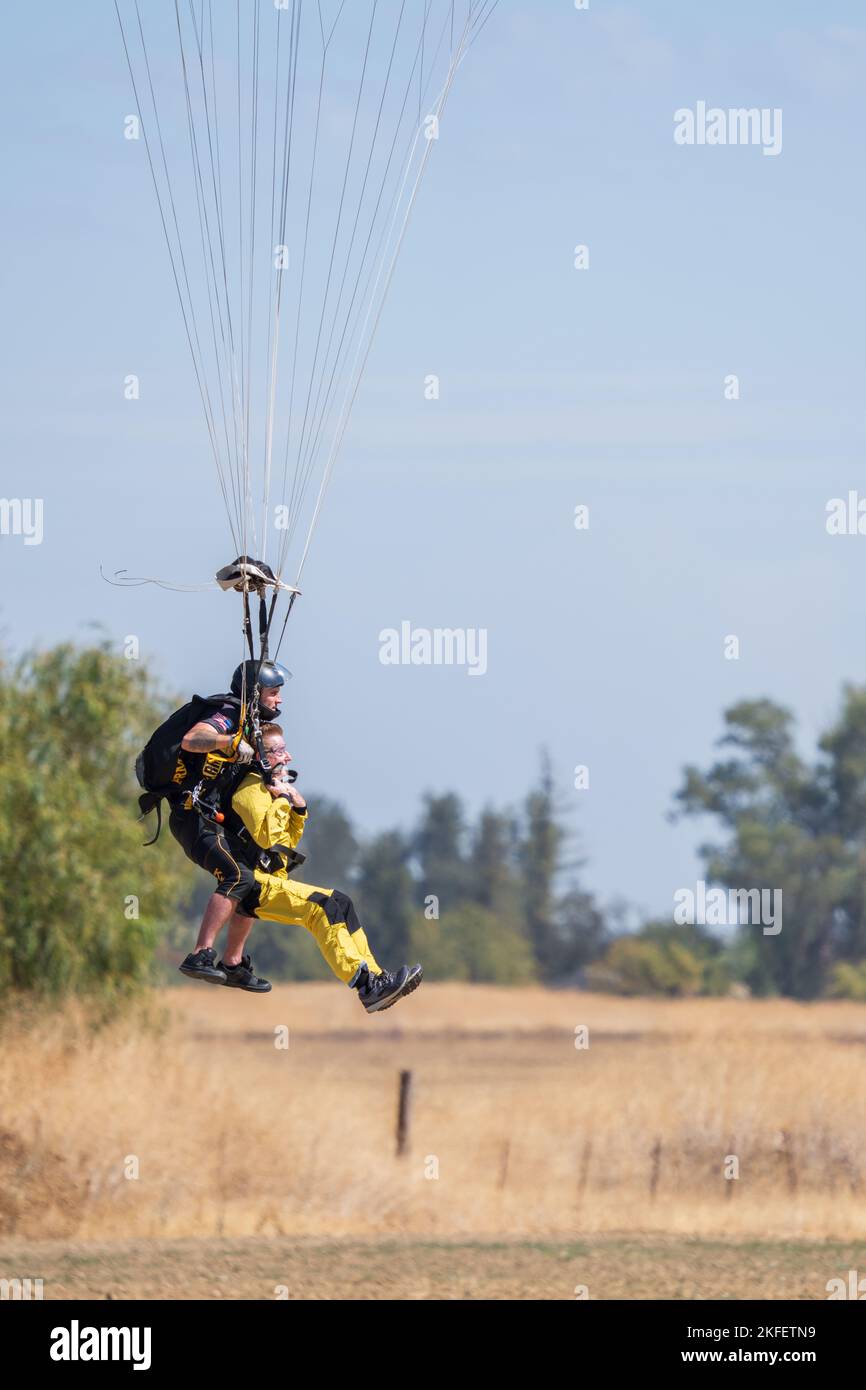 Sgt. 1st Class Keith Pierce of the U.S. Army Parachute Team takes a ...