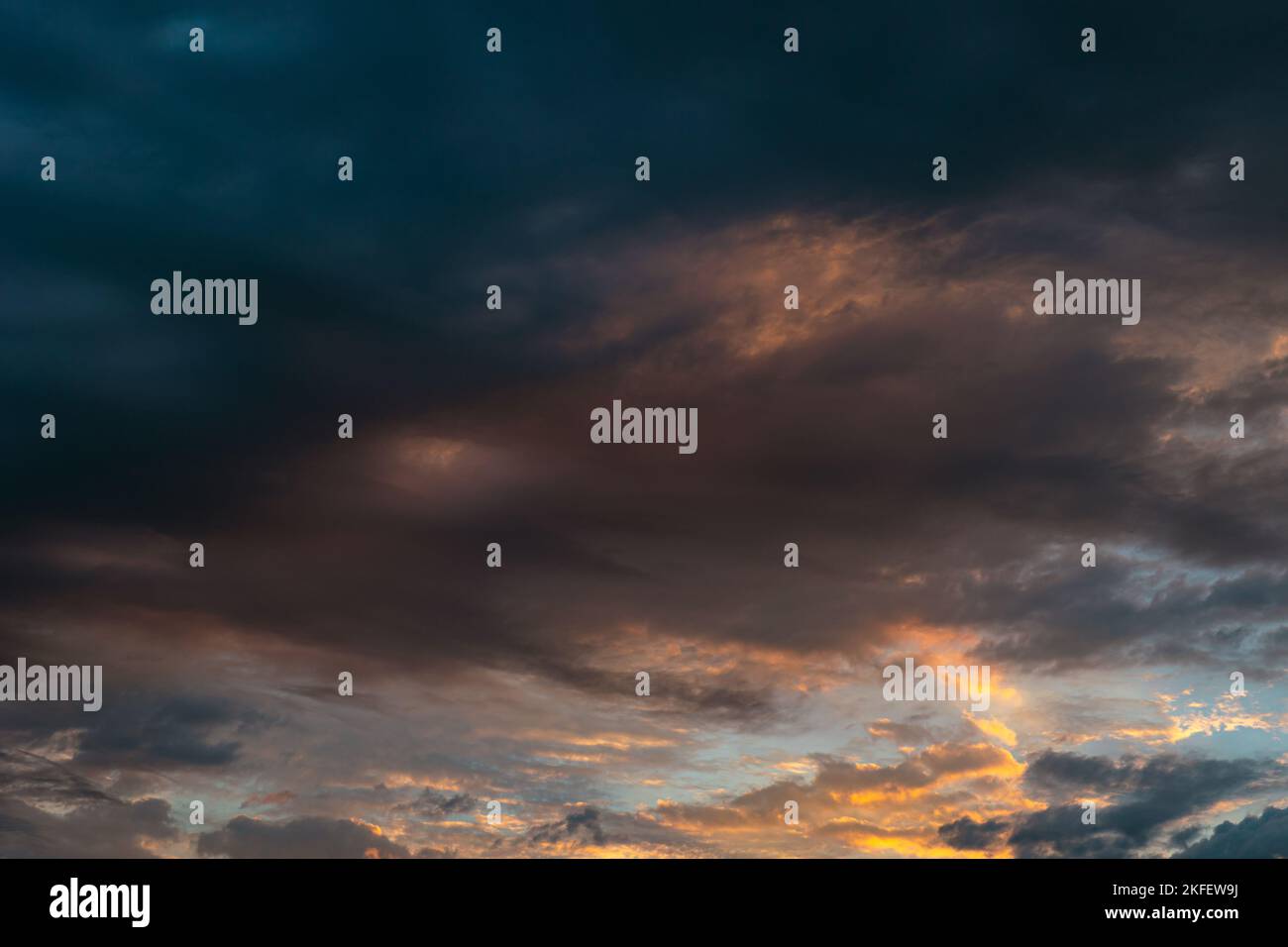 Dark cinematic background hi-res stock photography and images - Alamy