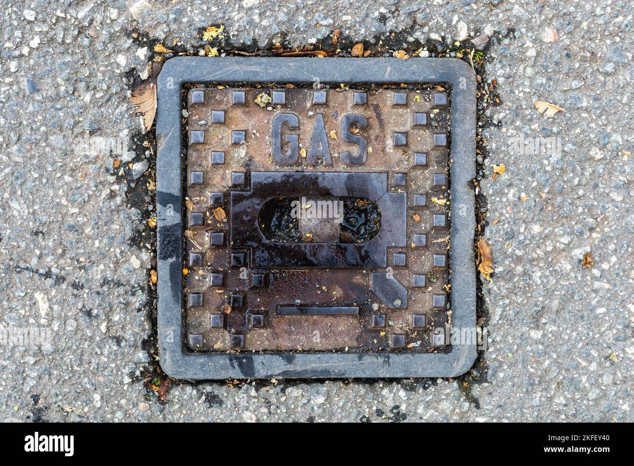 Gas manhole cover hi-res stock photography and images - Alamy