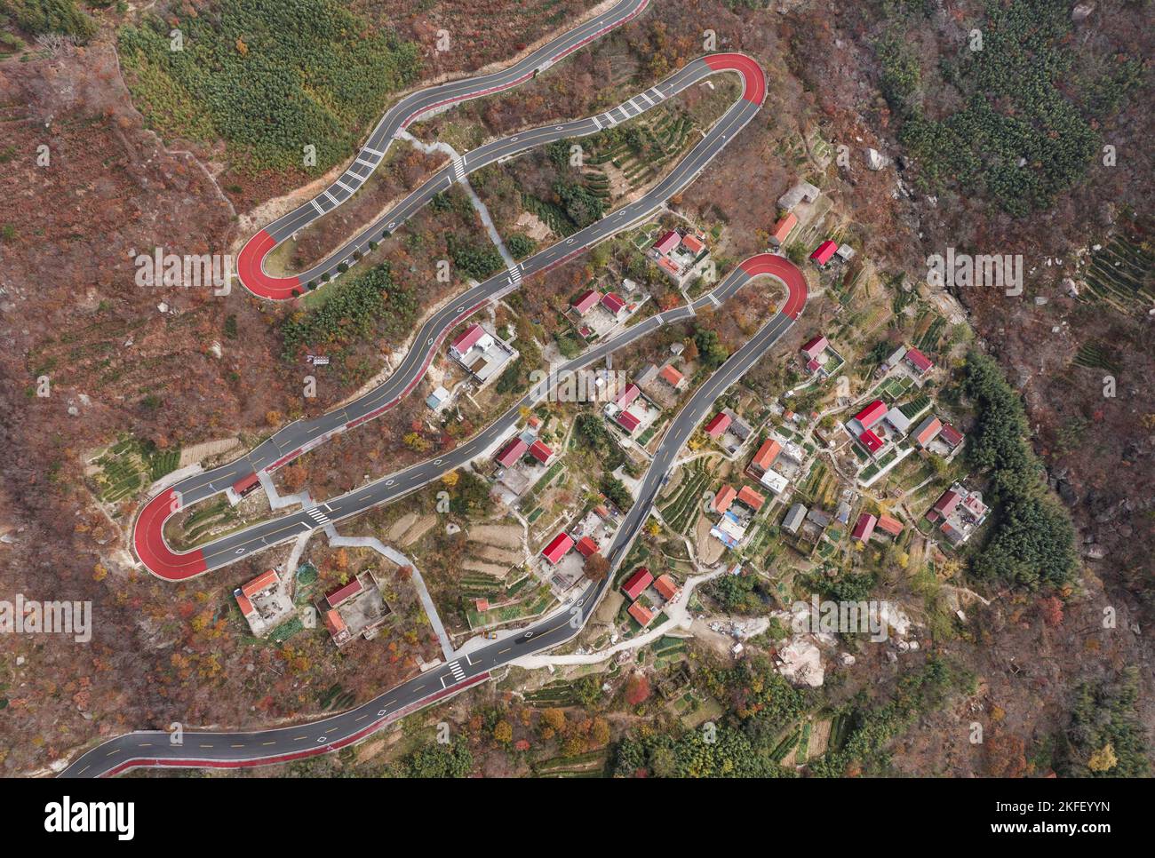 LIANYUNGANG, CHINA - NOVEMBER 18, 2022 - Aerial photo shows an 18.7-km ...