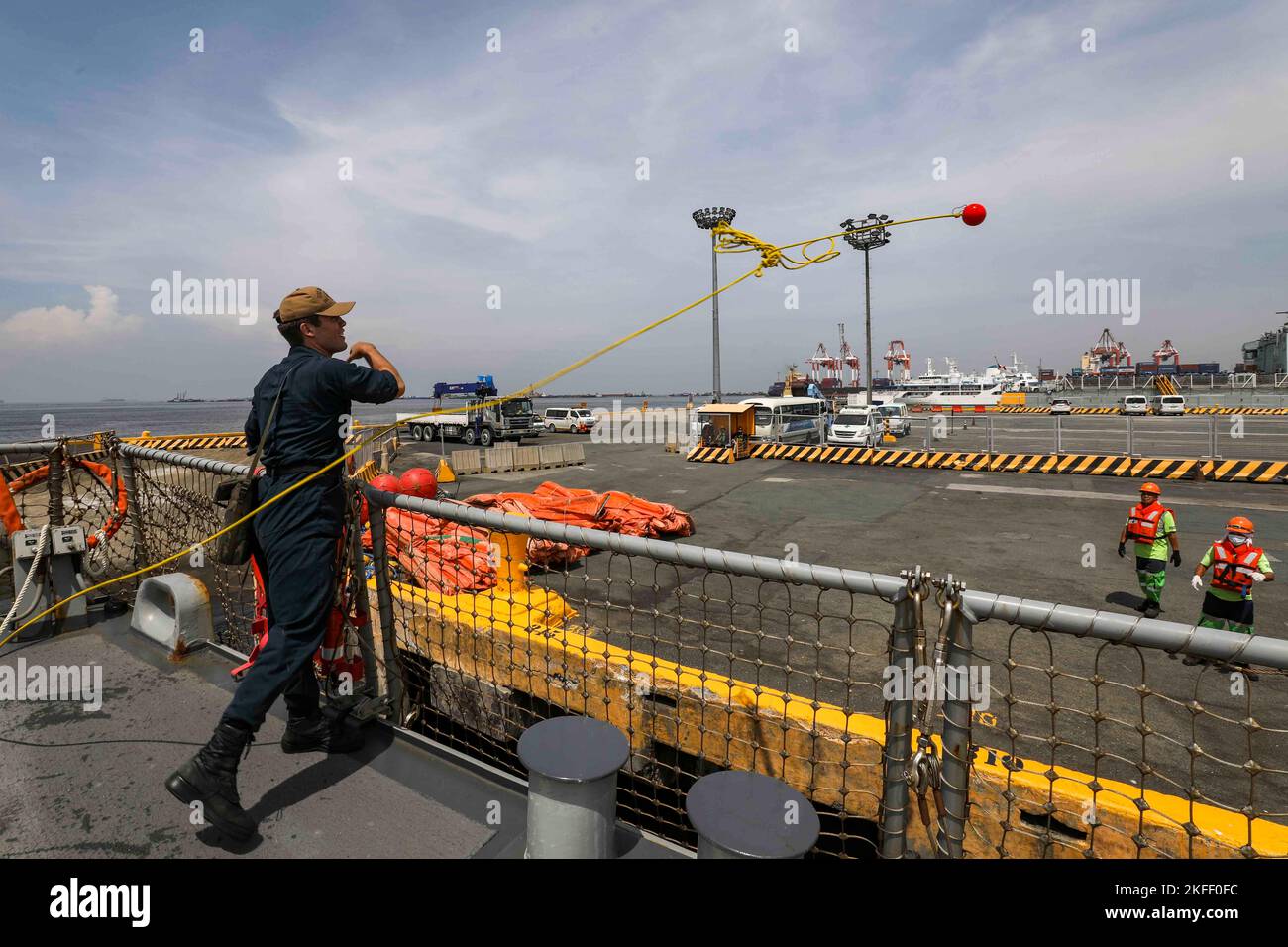 MANILA BAY (Sept. 13, 2022) Sonar Technician (Surface) 3rd Class Ryan ...