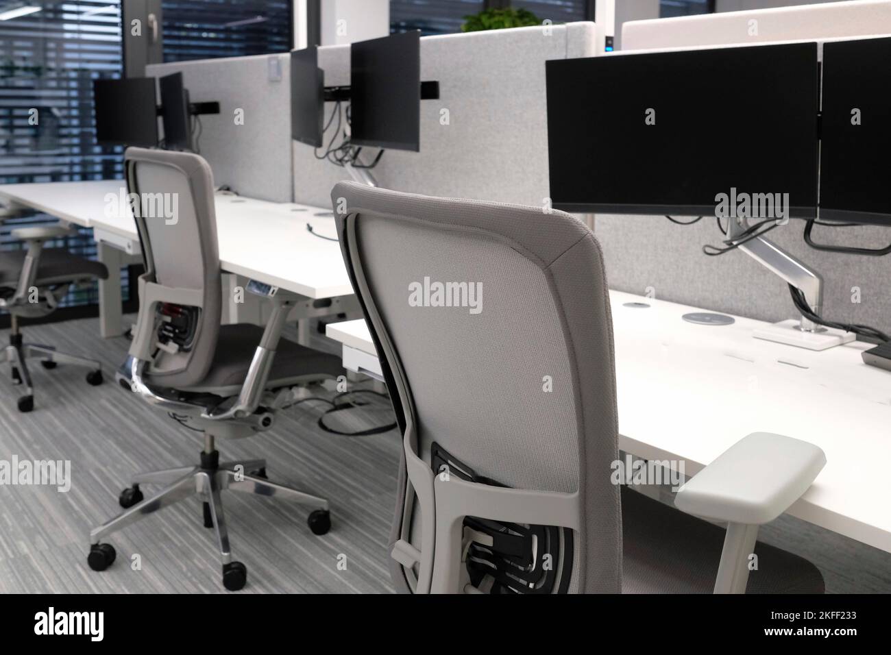 Hot desks hi-res stock photography and images - Alamy